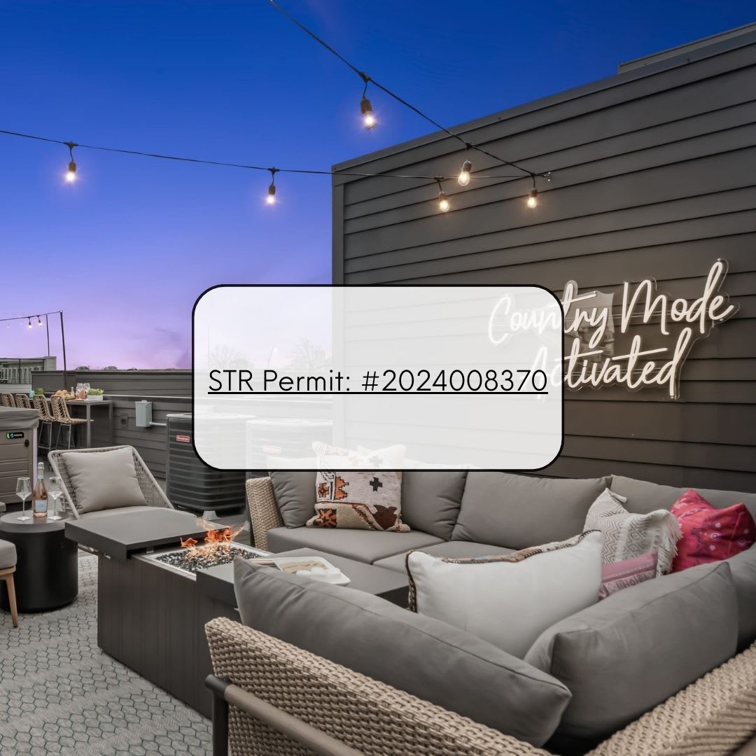 The Hubb House - Hot Tub + Rooftop Lounge! | Nashville | Hubb House ...