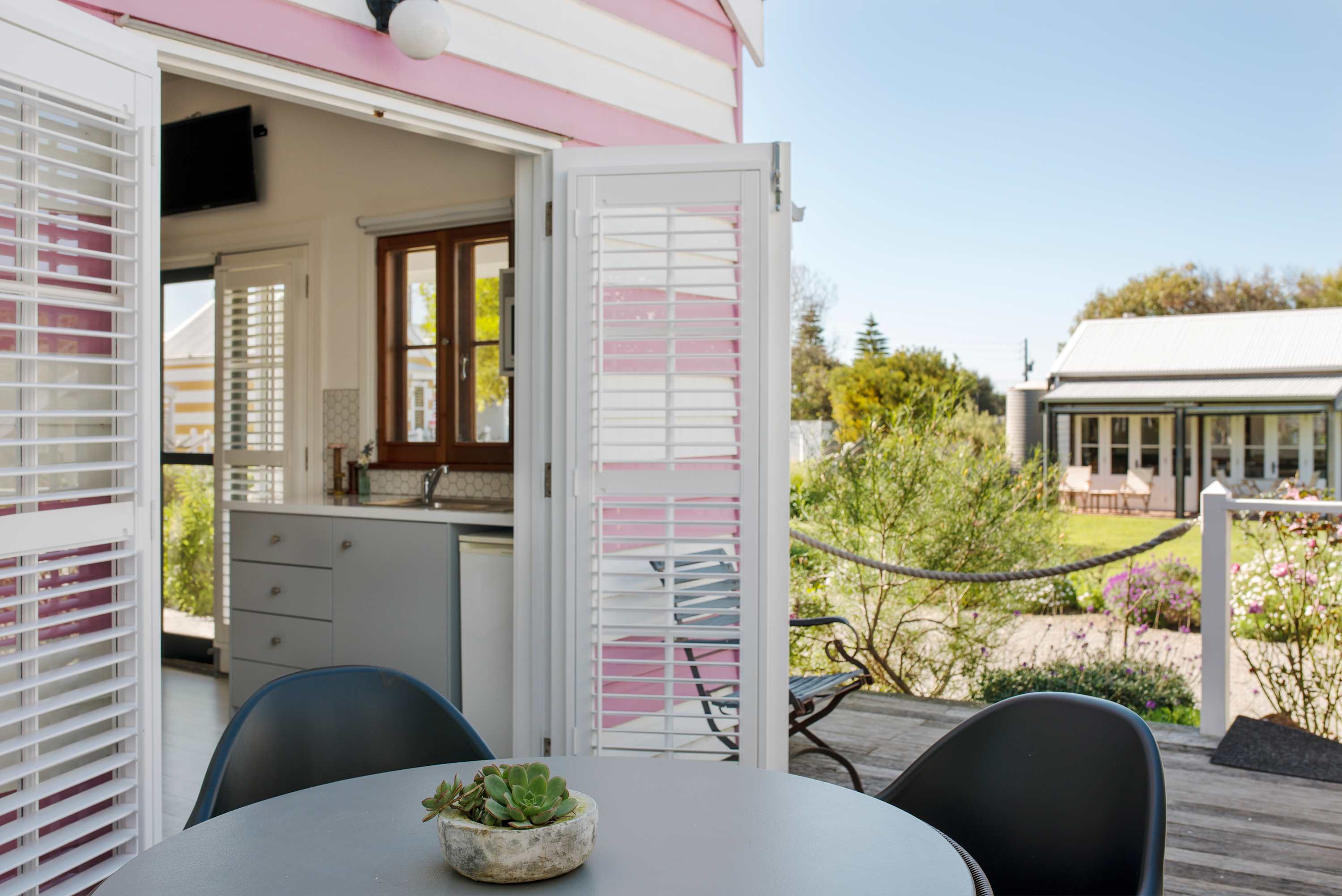 Beach Huts Middleton - Cottesloe Studio Hut | Middleton | Beach Huts ...