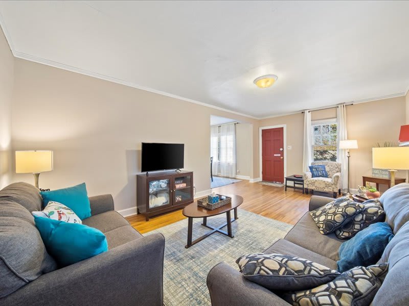 Spacious 2 Bedroom, 1 Bathroom House In Tulsa! - Tulsa, OK