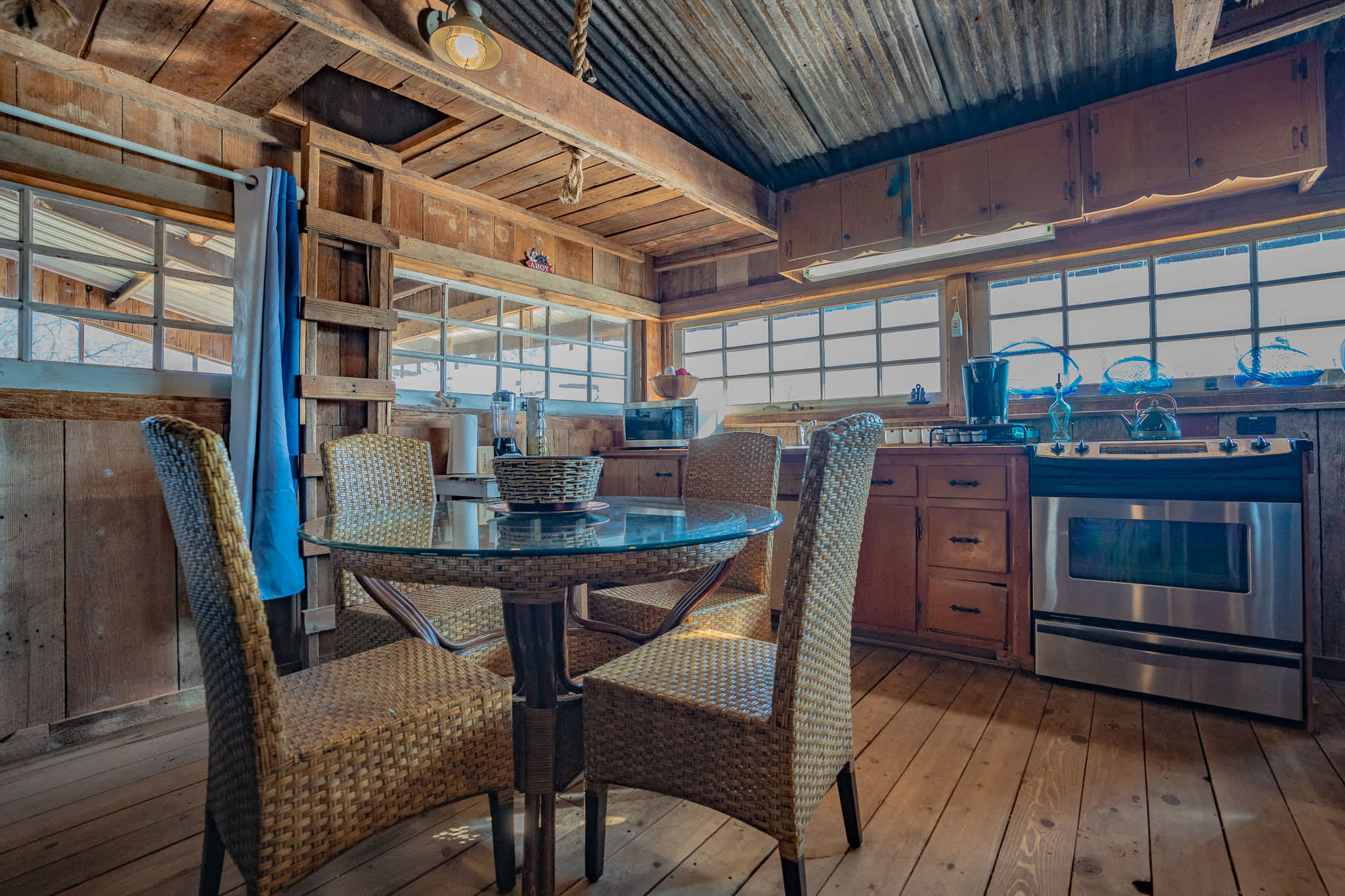 Waco Rustic Boat House, River Fishing, Sunset Views | Satin | Moon ...