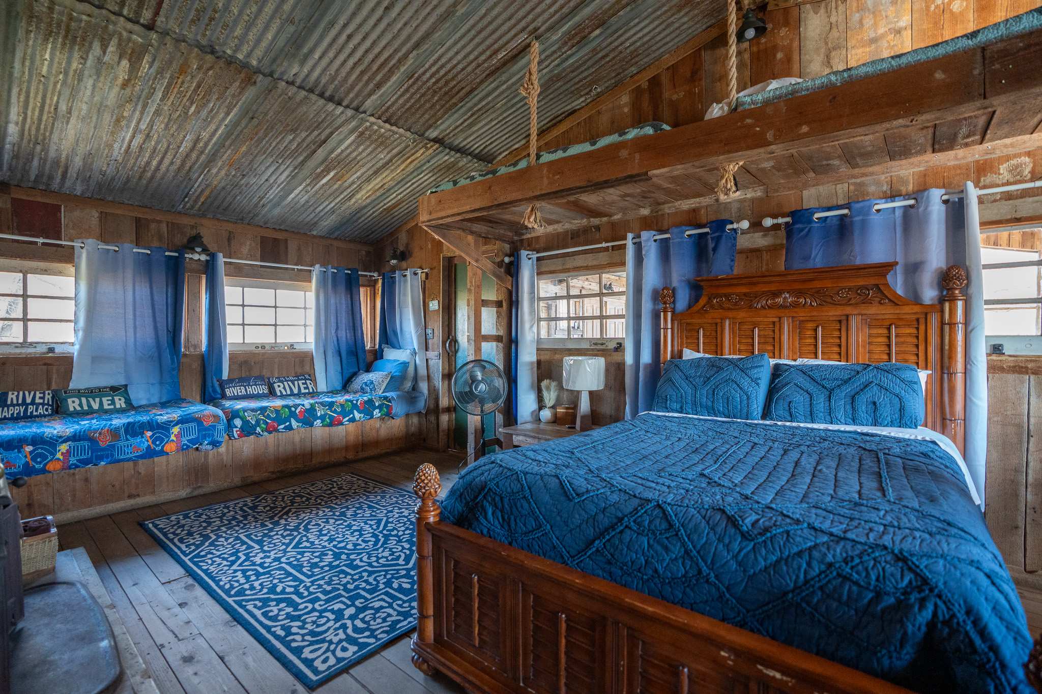 Waco Rustic Boat House, River Fishing, Sunset Views | Satin | Moon ...