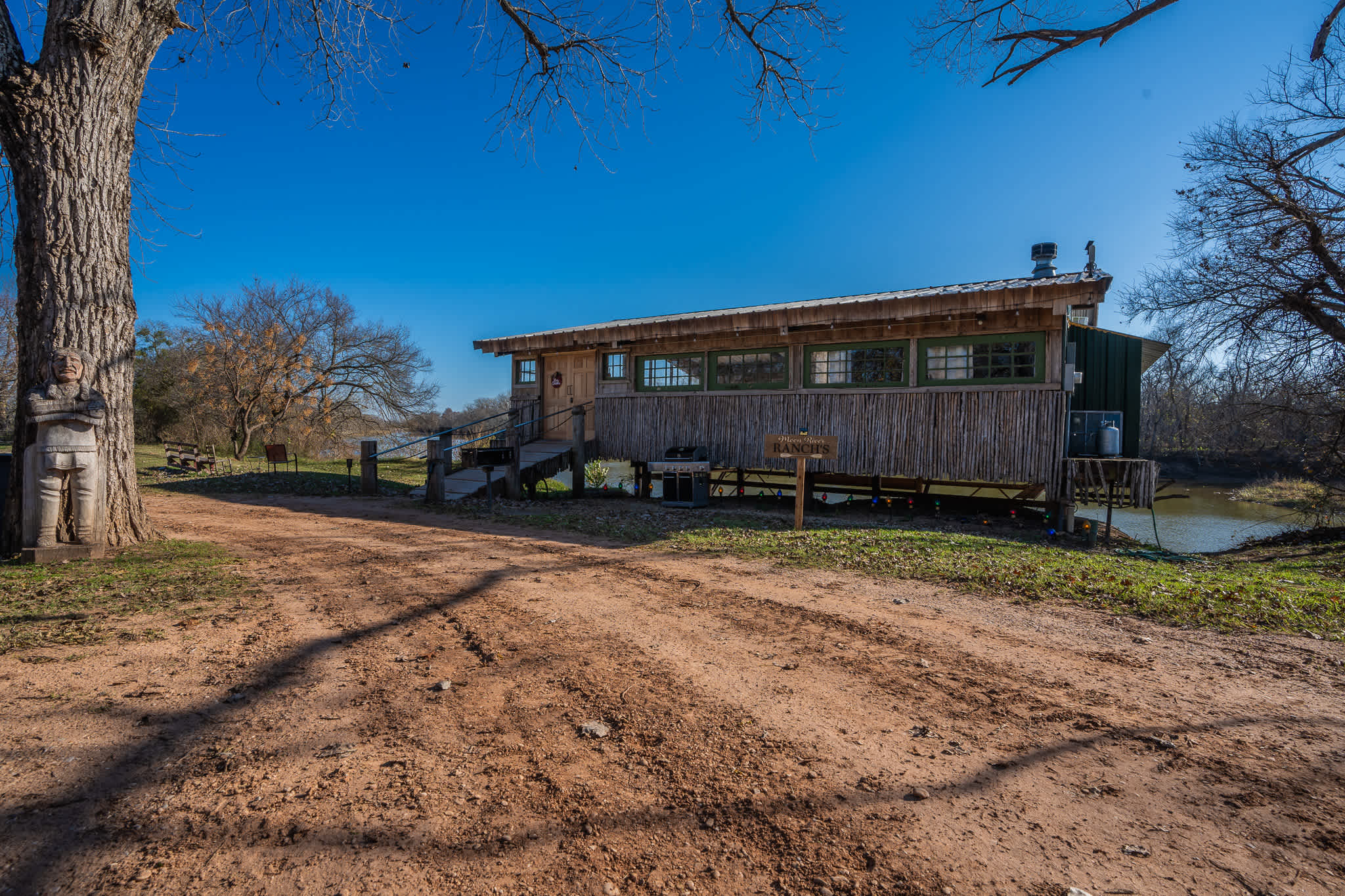 Waco Rustic Boat House, River Fishing, Sunset Views | Satin | Moon ...