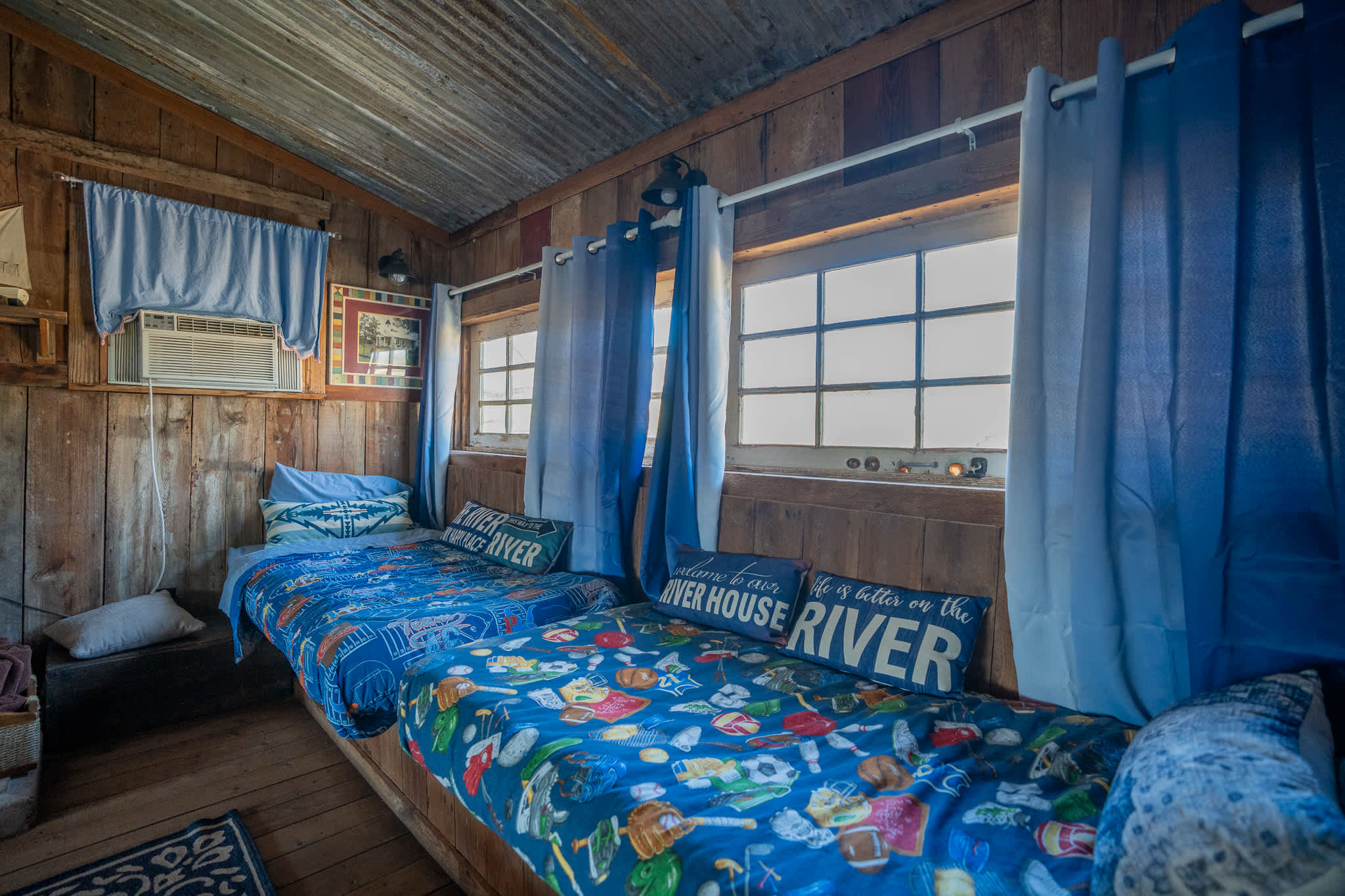 Waco Rustic Boat House, River Fishing, Sunset Views | Satin | Moon ...