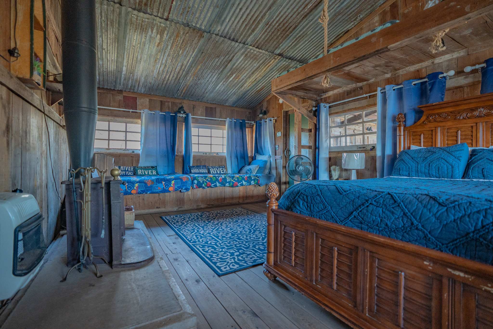 Waco Rustic Boat House, River Fishing, Sunset Views | Satin | Moon ...