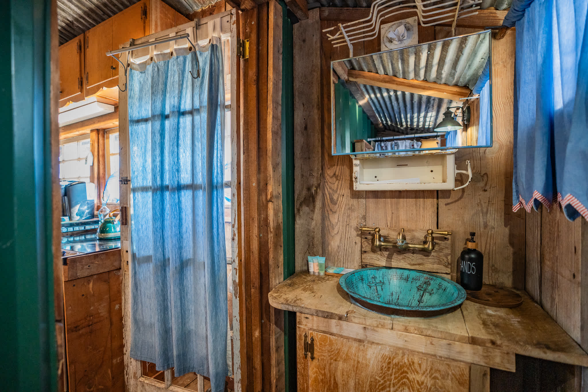 Waco Rustic Boat House, River Fishing, Sunset Views | Satin | Moon ...