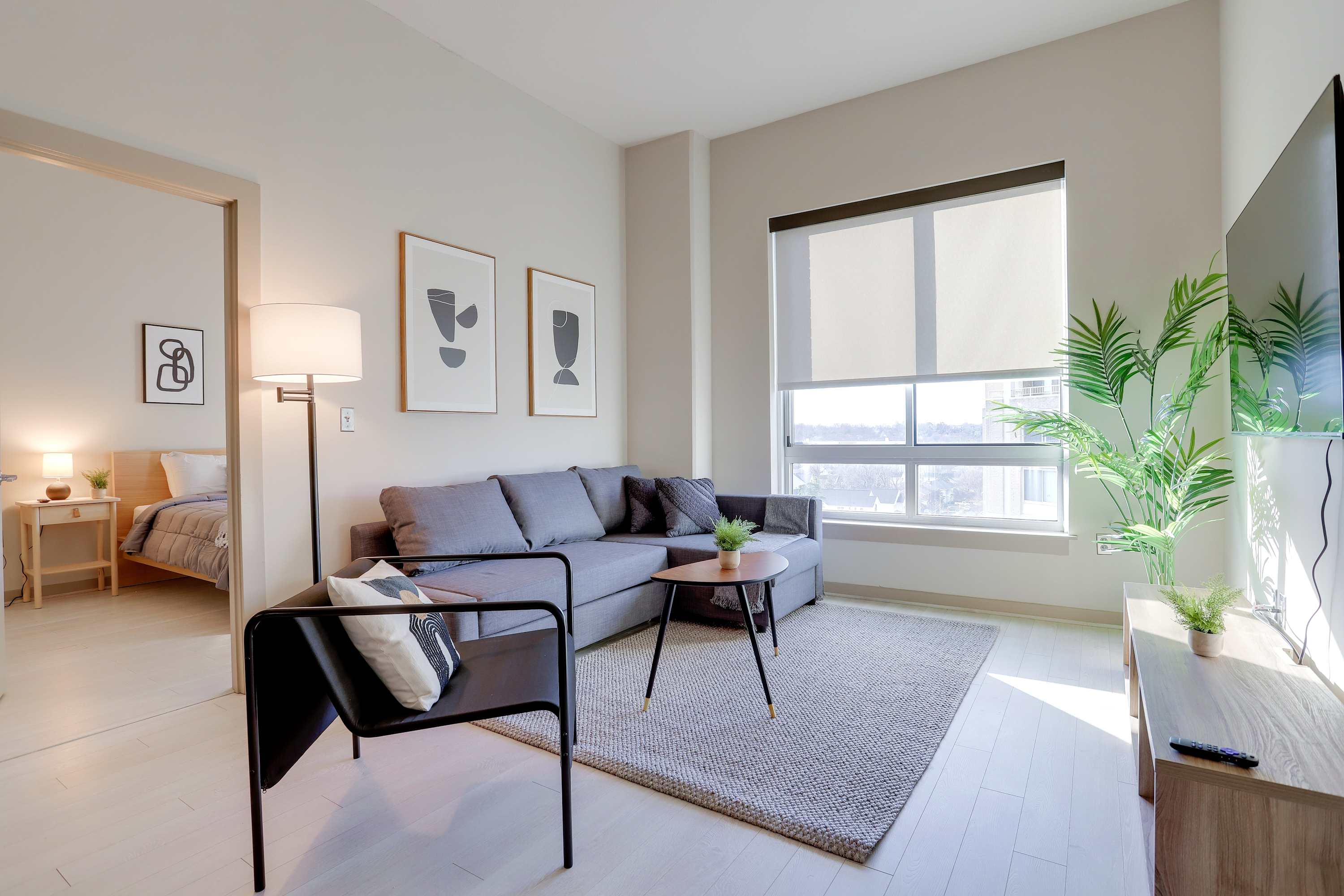 Stylish Amenities And Modern Design - Charming Urban Retreat - Washington, DC
