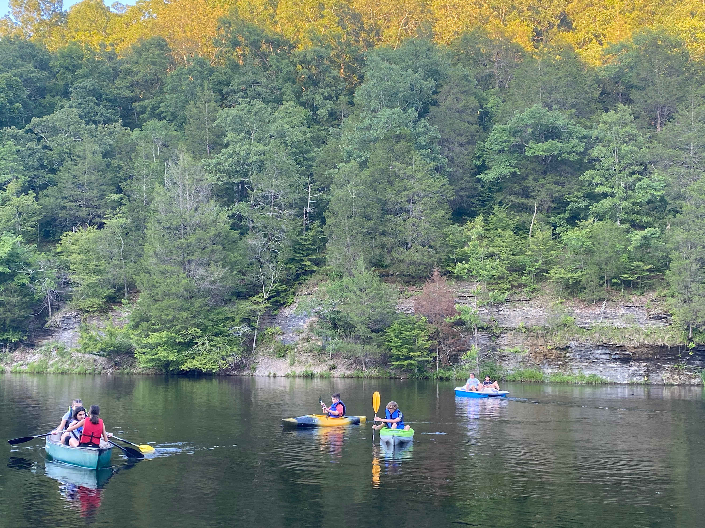 Lakeside Lodge in Tennessee nature with sauna and hot tub available ...