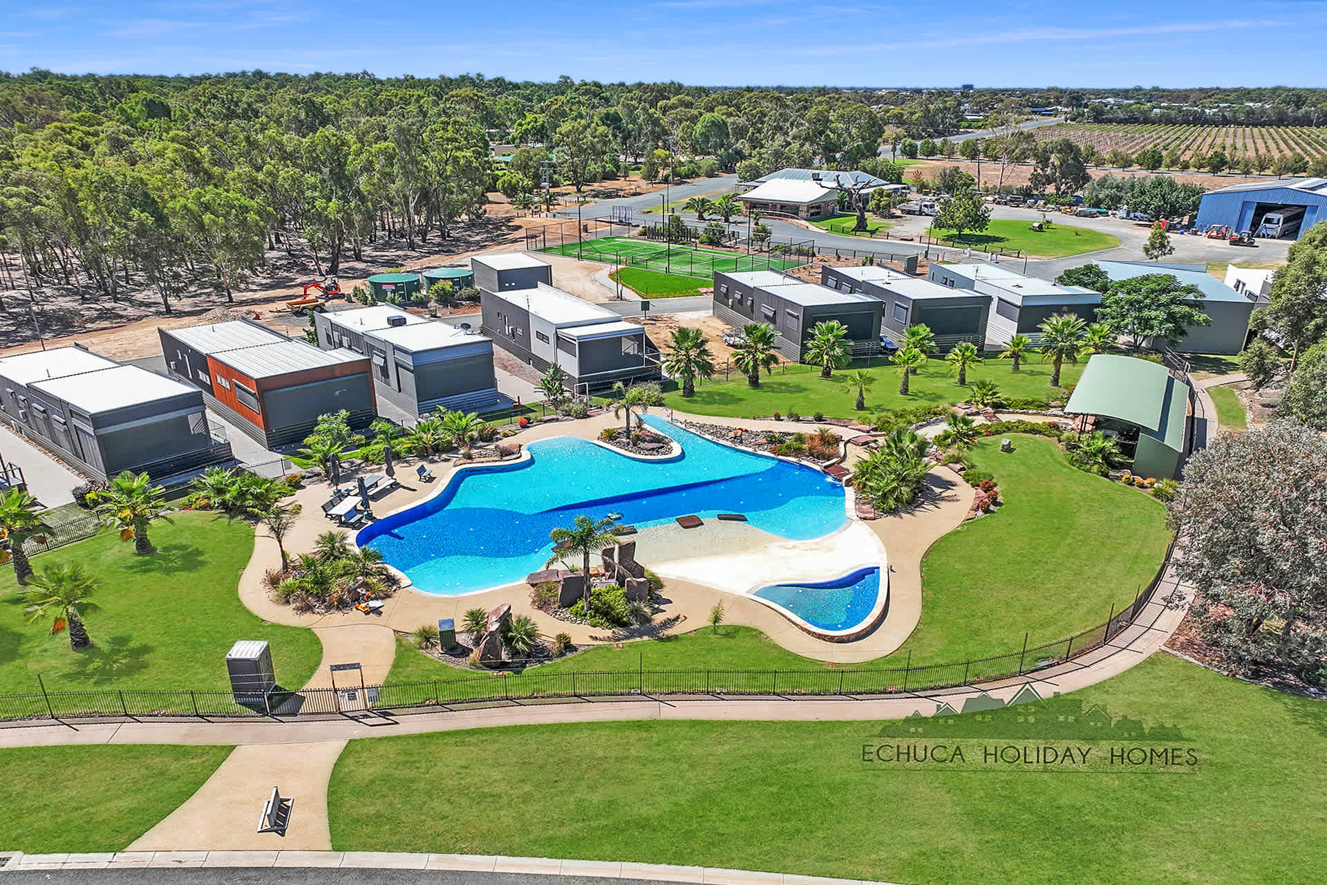 48 Highview Waters - 4BR Riverfront Cabin | Moama | Echuca Holiday Homes