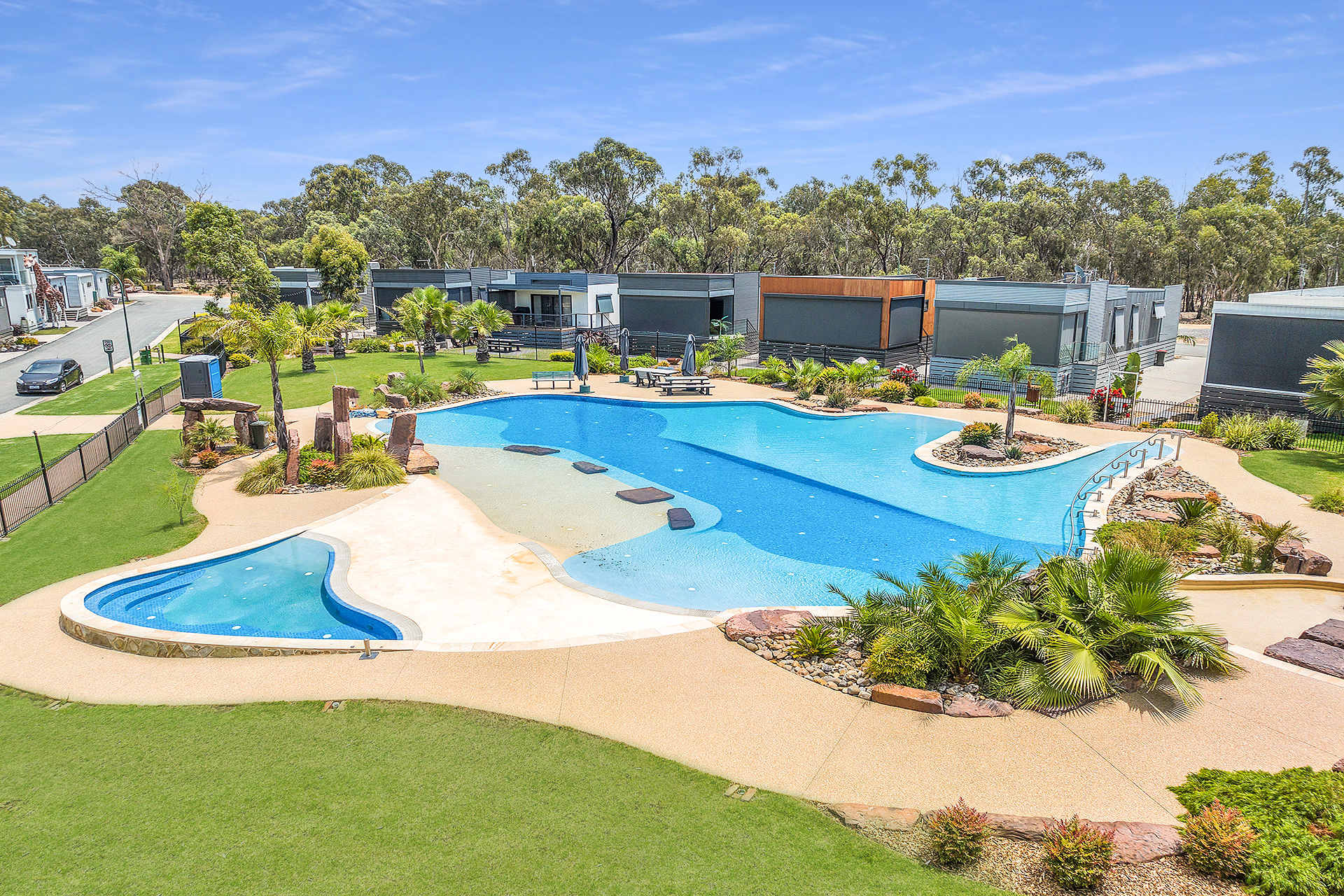 48 Highview Waters - 4BR Riverfront Cabin | Moama | Echuca Holiday Homes
