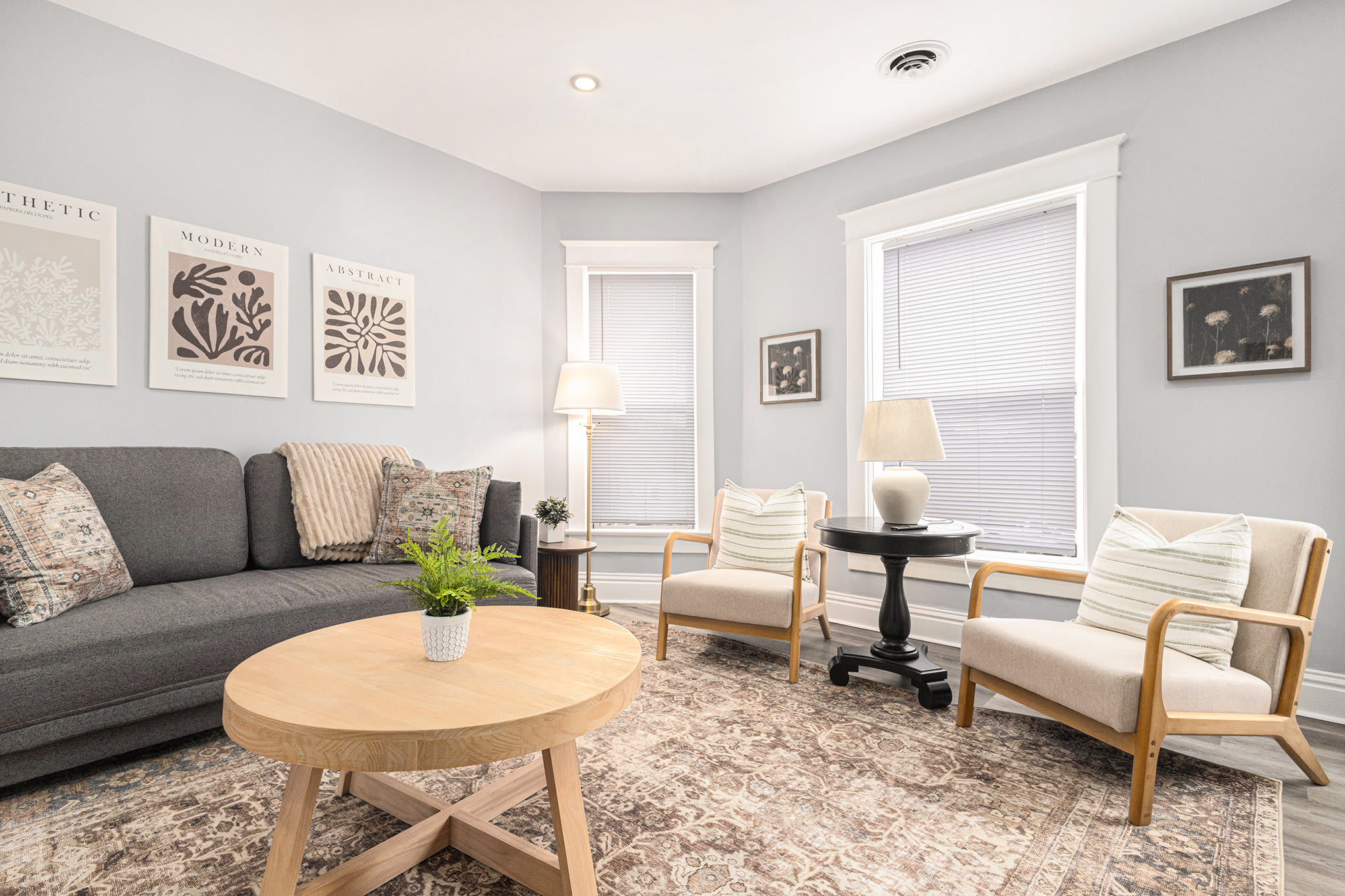 Charming Escape With Modern Amenities - Cozy Retreat Near Lake Michigan - Michigan City, IN