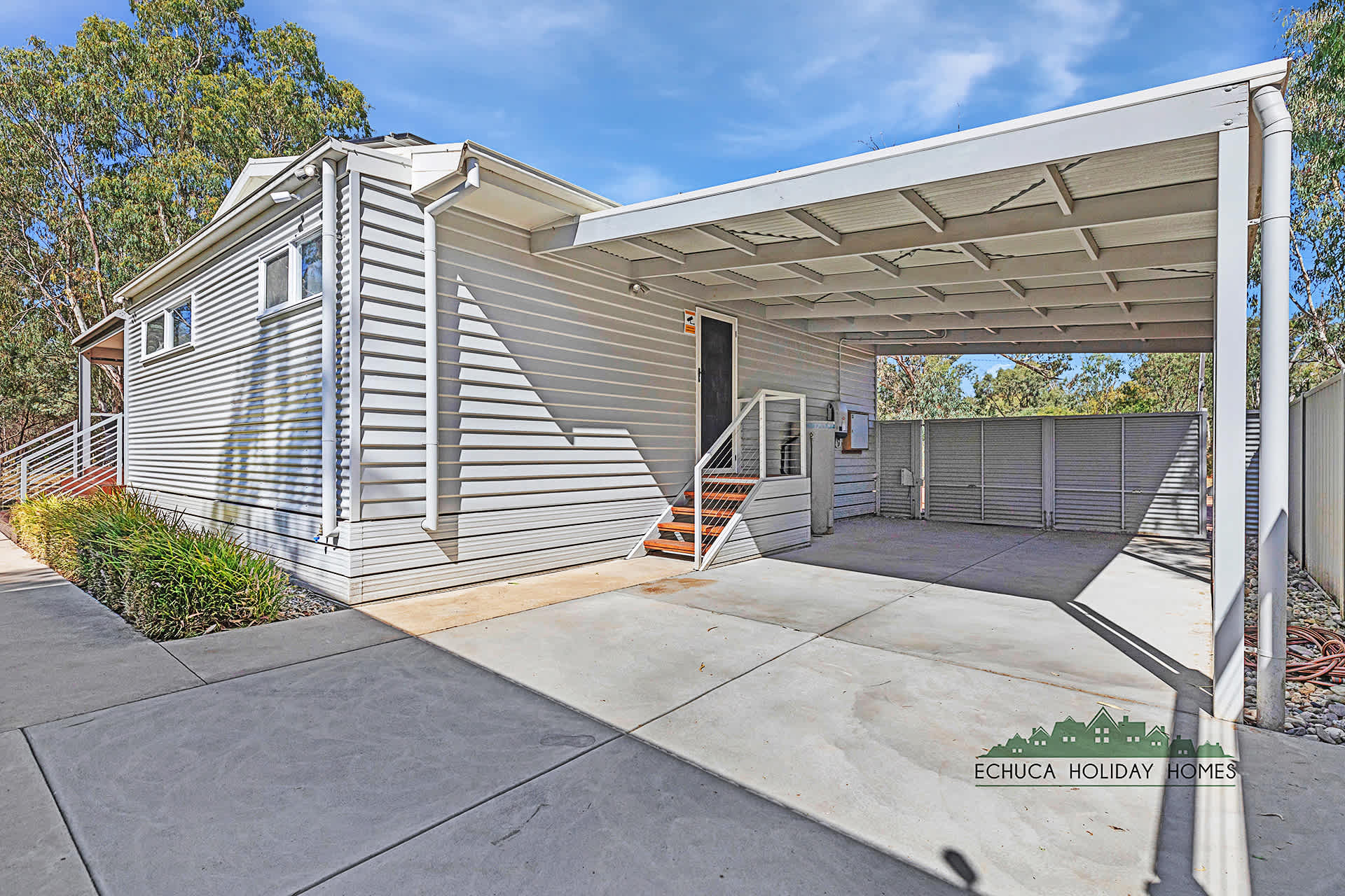 The Rad Shack - Family Paradise with Arcade room! | Echuca | Echuca ...