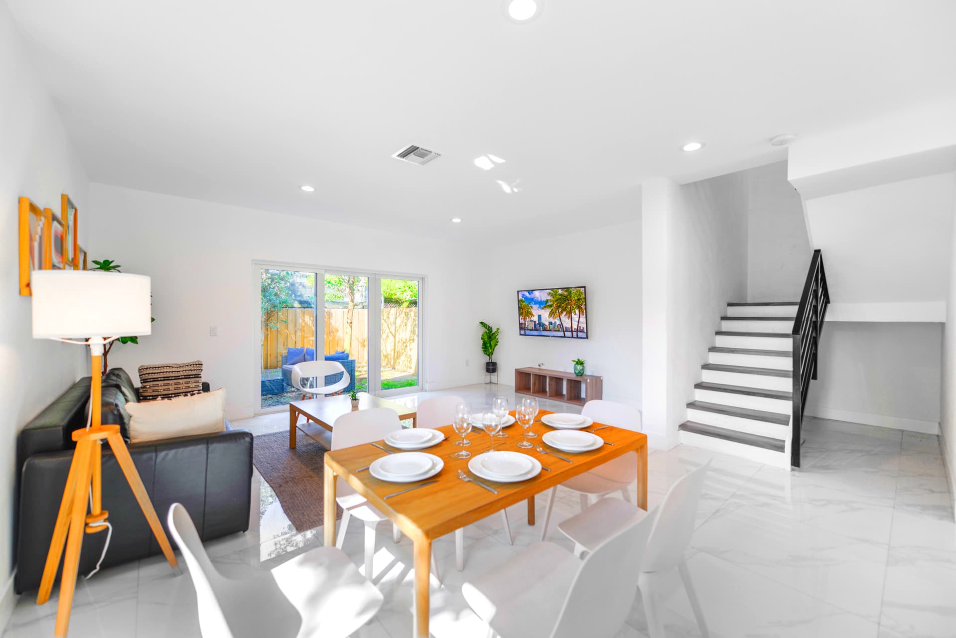 Townhouse In Prime Location W Free Parking - Bahamas