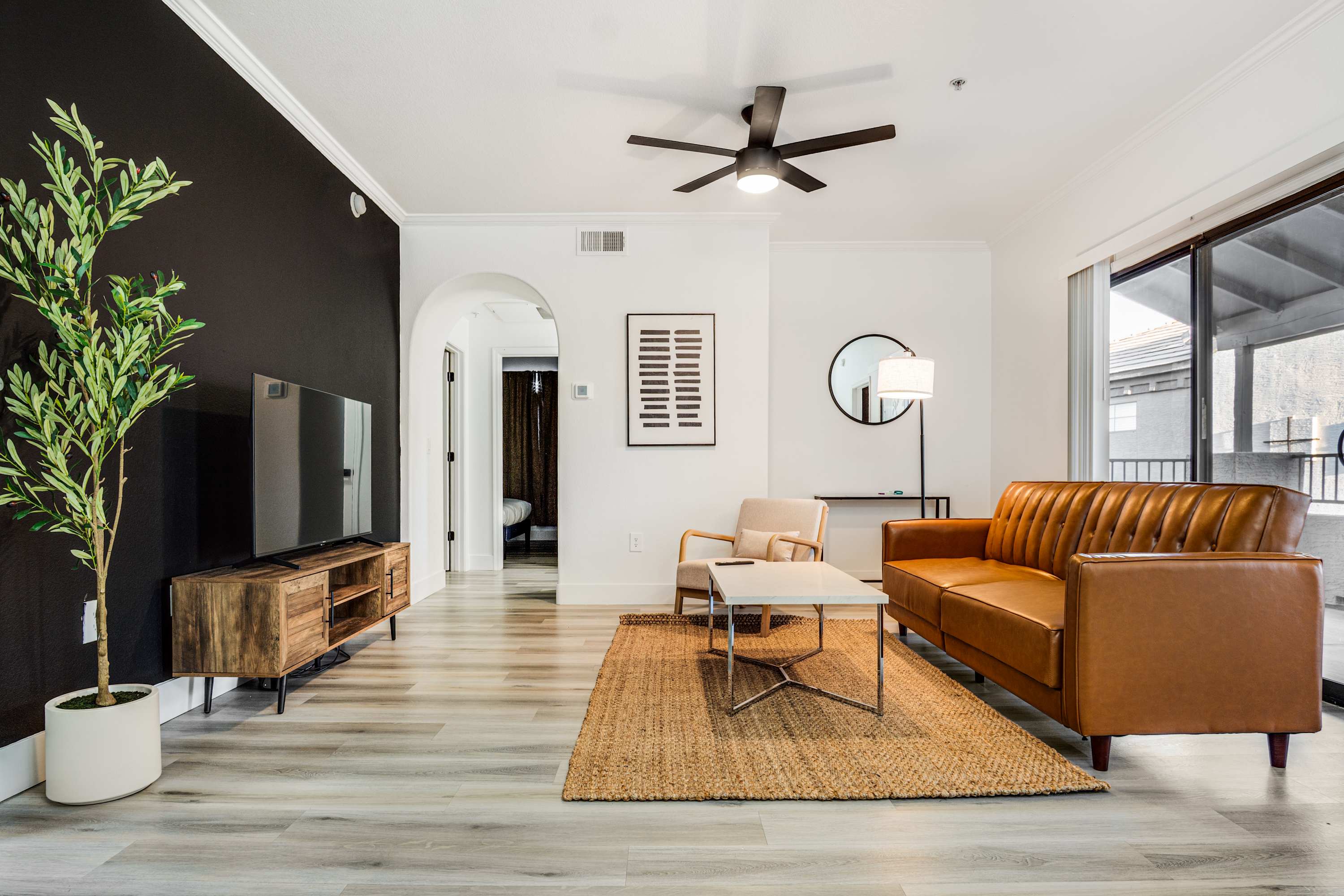 Stylish Apartment With Resort-style Pool And Fitness Center - Luxury Escape - Glendale, AZ