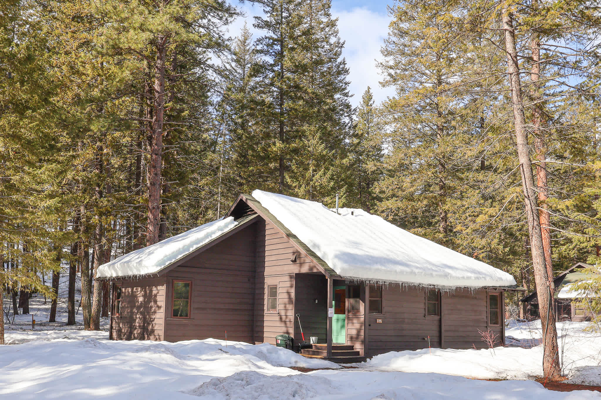 Happy Pines 2BR Cabin w/ King & Twin Beds | Mazama | The Inn at Mazama ...