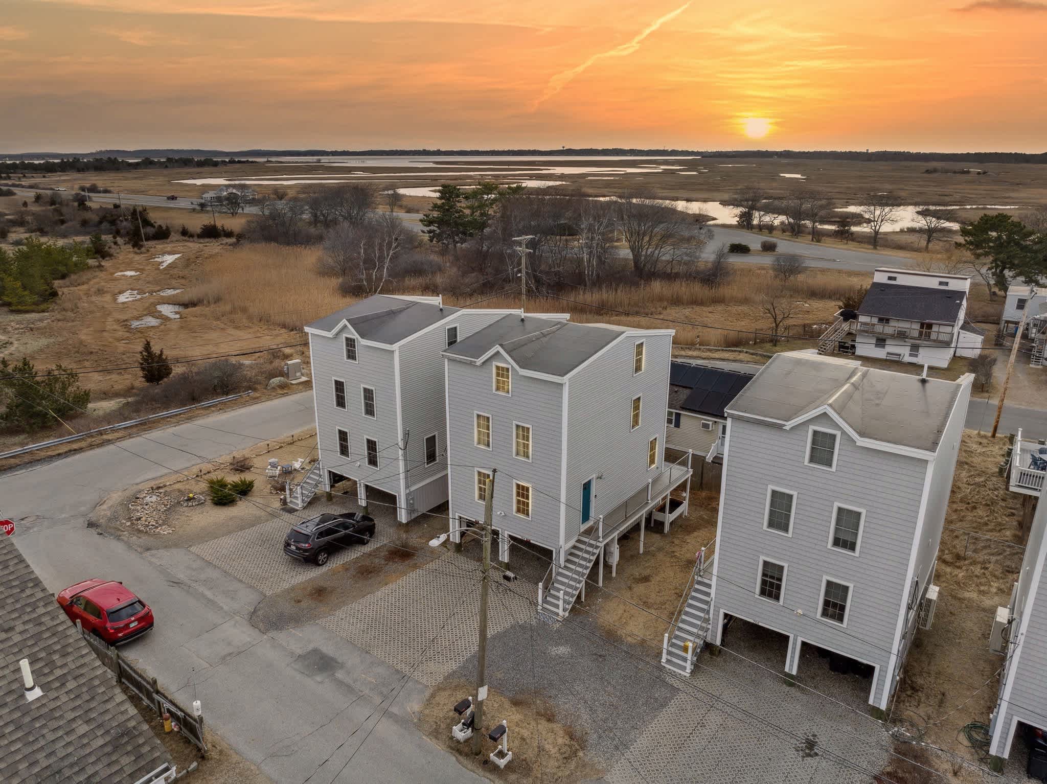 Bliss On Brissette | Marsh Views | Kid's Bunk Room - Salisbury, MA