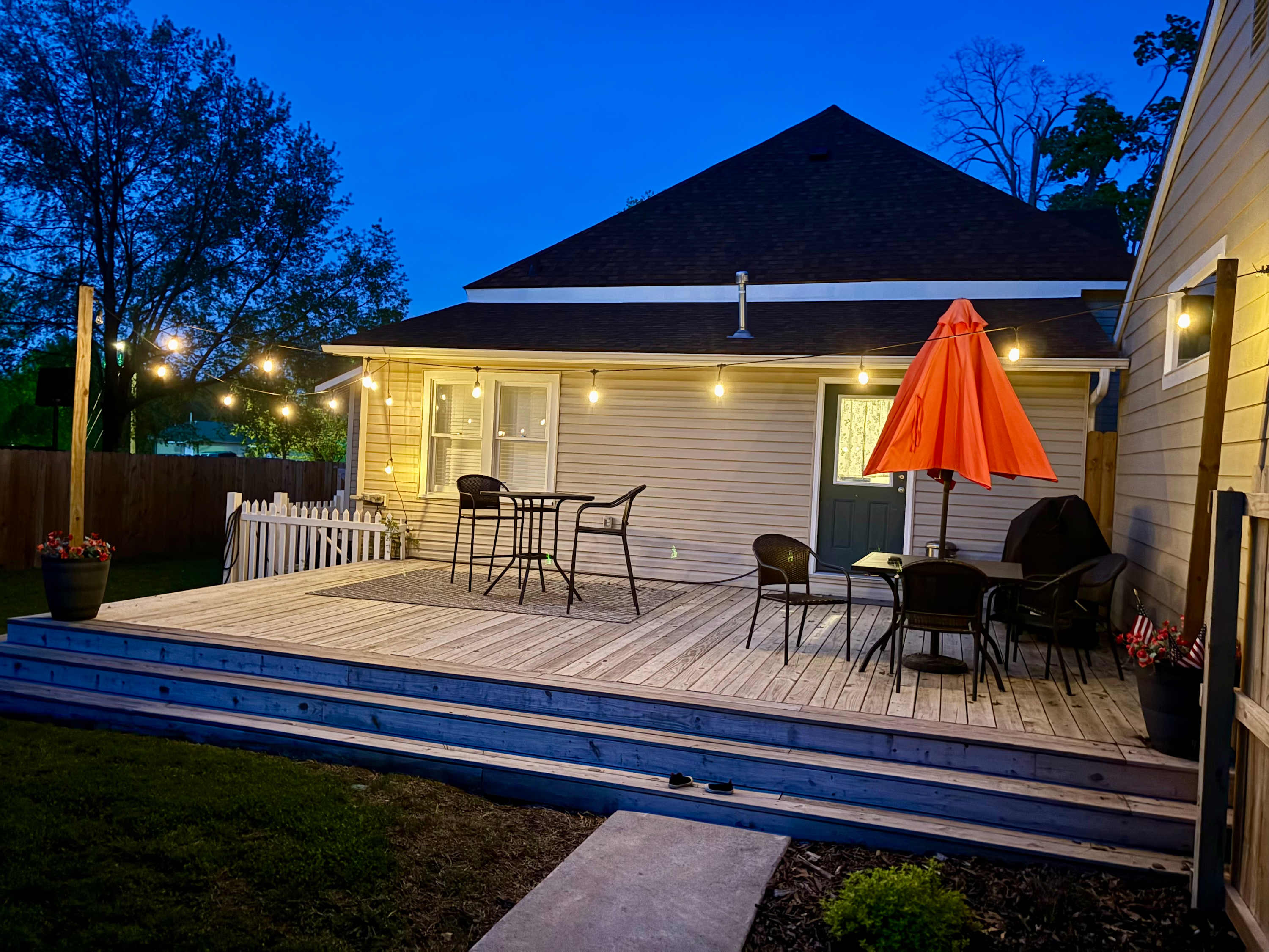 Decca's Uptown Oasis | Siloam Springs | Wright St. Rentals