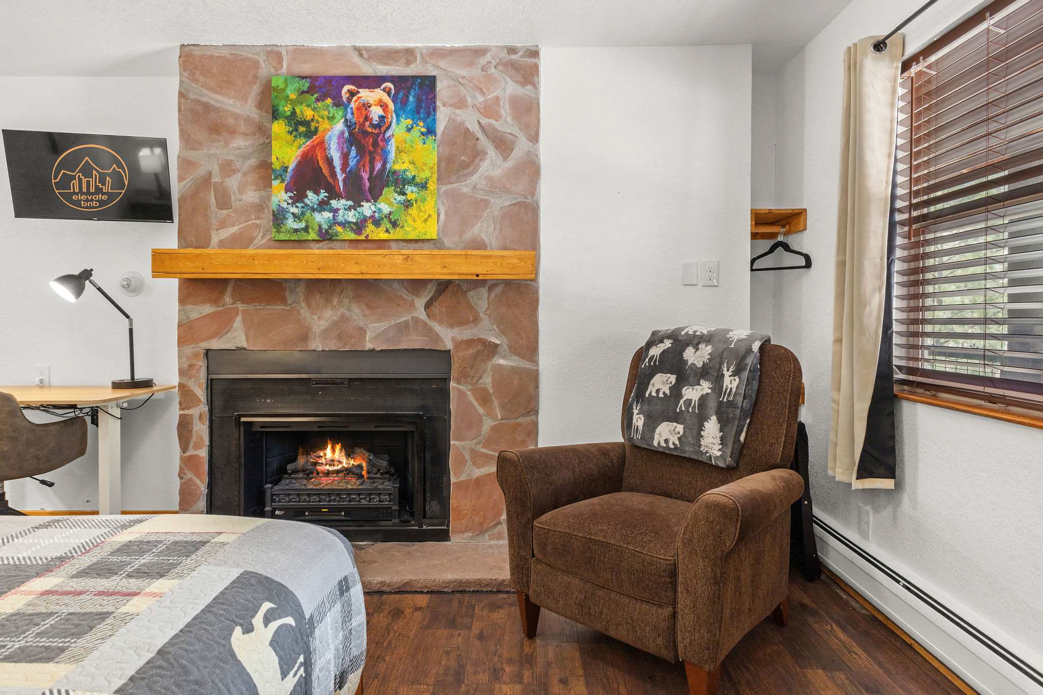 Cabin 17 - King Bed, New Kitchen & Bath - Estes Park, CO