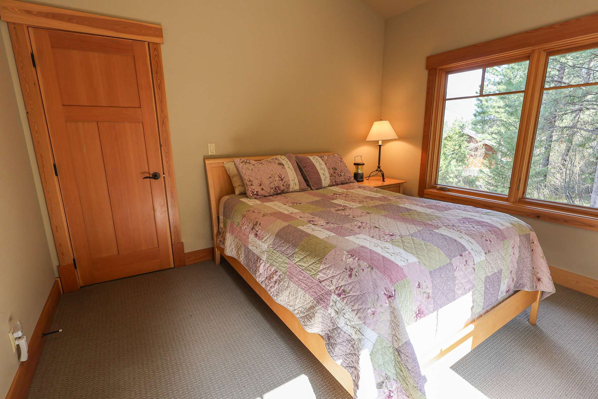 Aspen Grove Cabin - 4-Bedroom Home in Mazama | Mazama | The Inn at ...