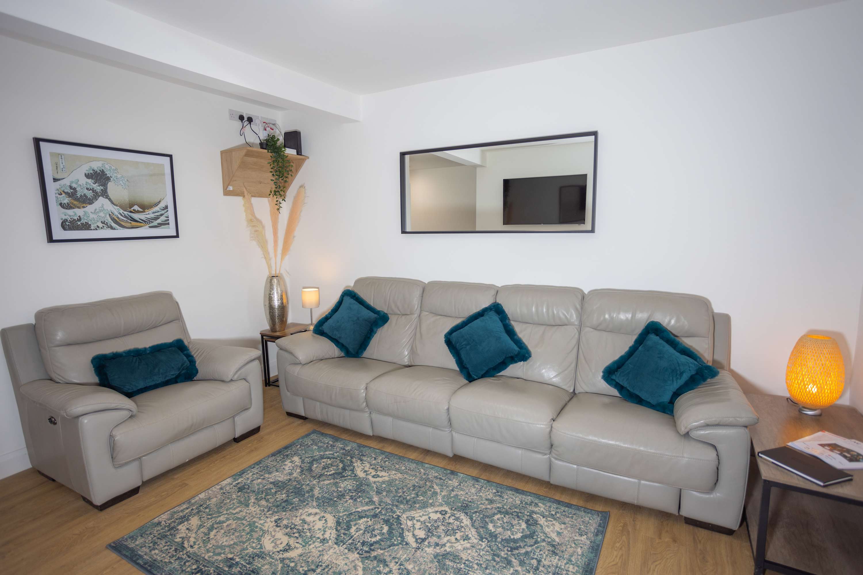 Swansea Modern 4 Bedroom Beach Home W/ Parking - Swansea