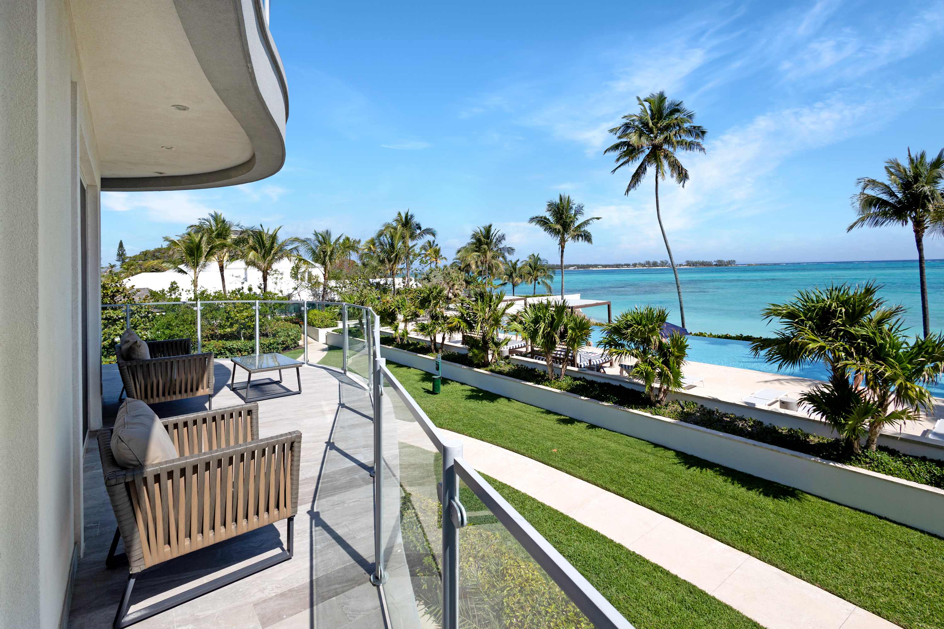 Oceanfront Condo At One Cable Beach - Nassau