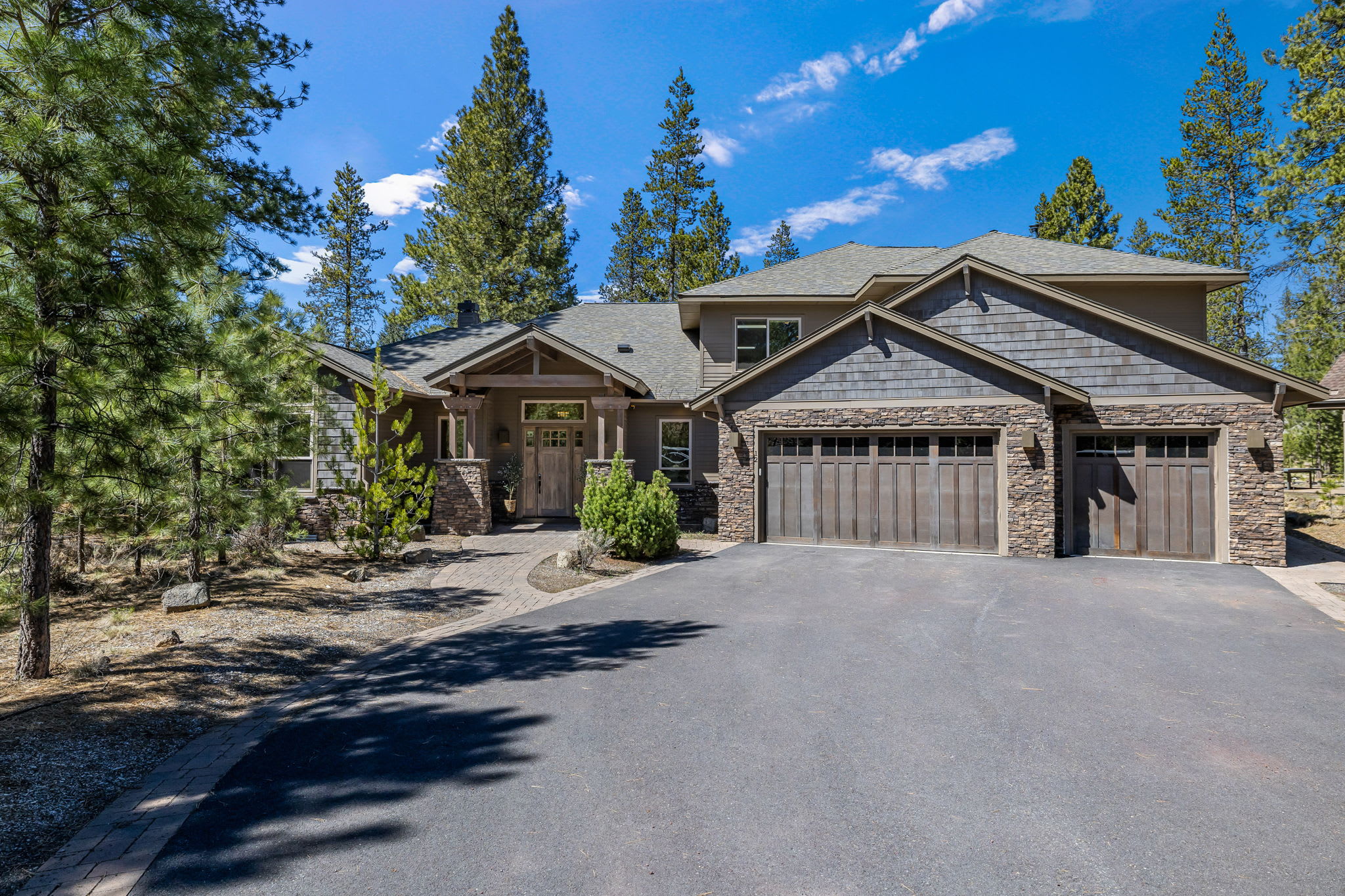 Luxury Sunriver Home w/ Bar, Hot Tub, 8 Bed 9 bath | Sunriver | Central ...