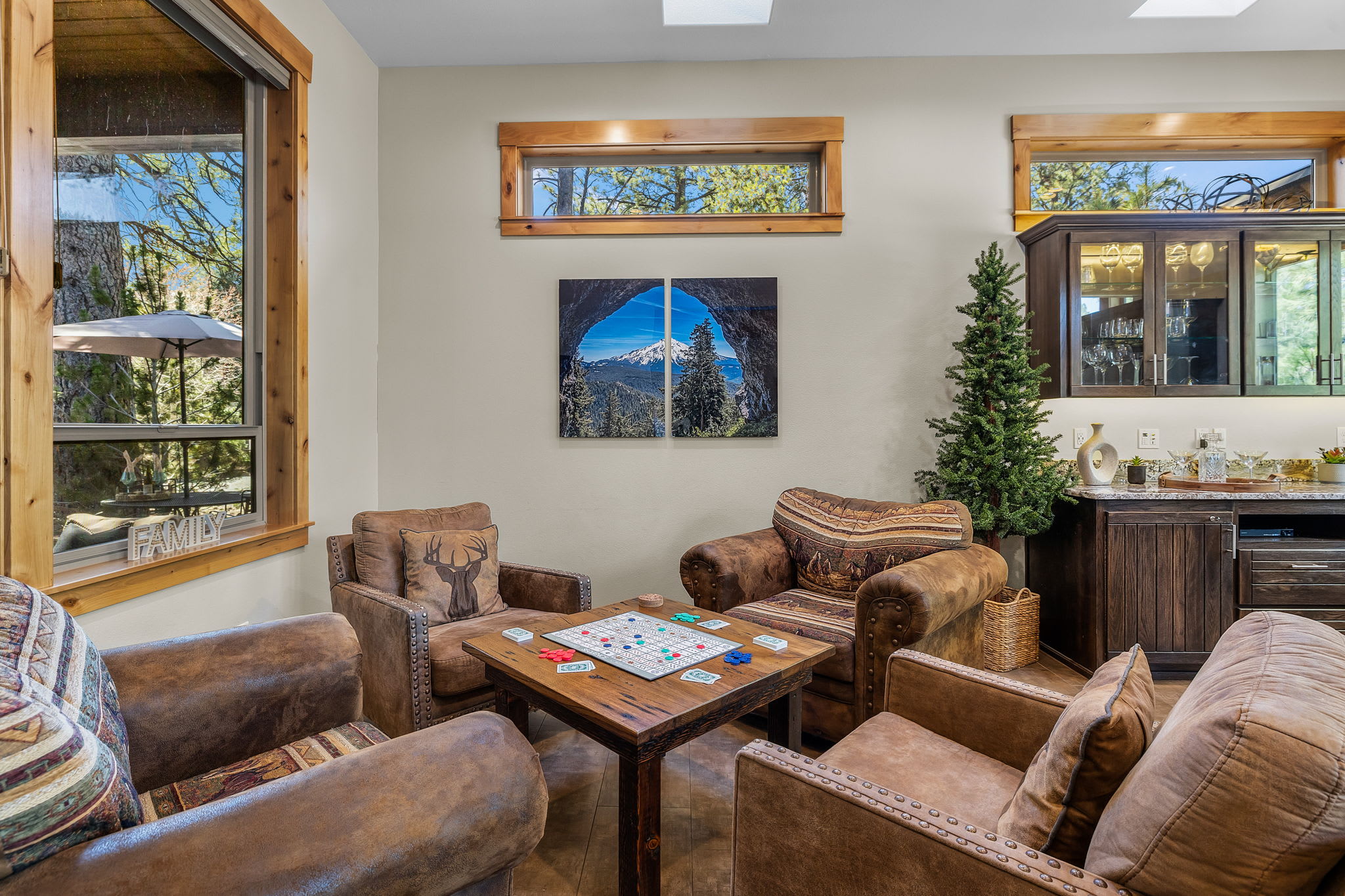 Luxury Sunriver Home w/ Bar, Hot Tub, 8 Bed 9 bath | Sunriver | Central ...