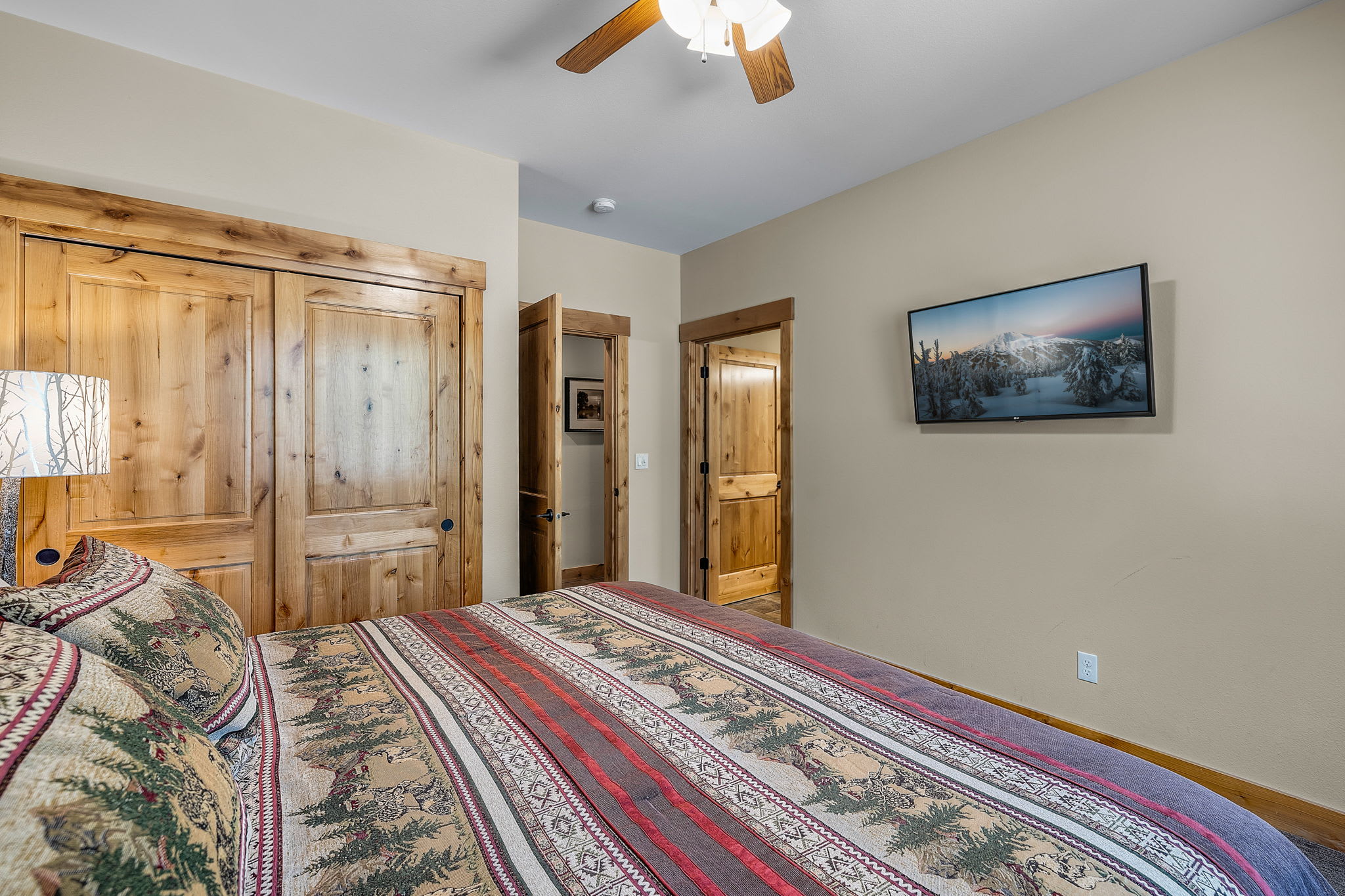 Luxury Sunriver Home w/ Bar, Hot Tub, 8 Bed 9 bath | Sunriver | Central ...