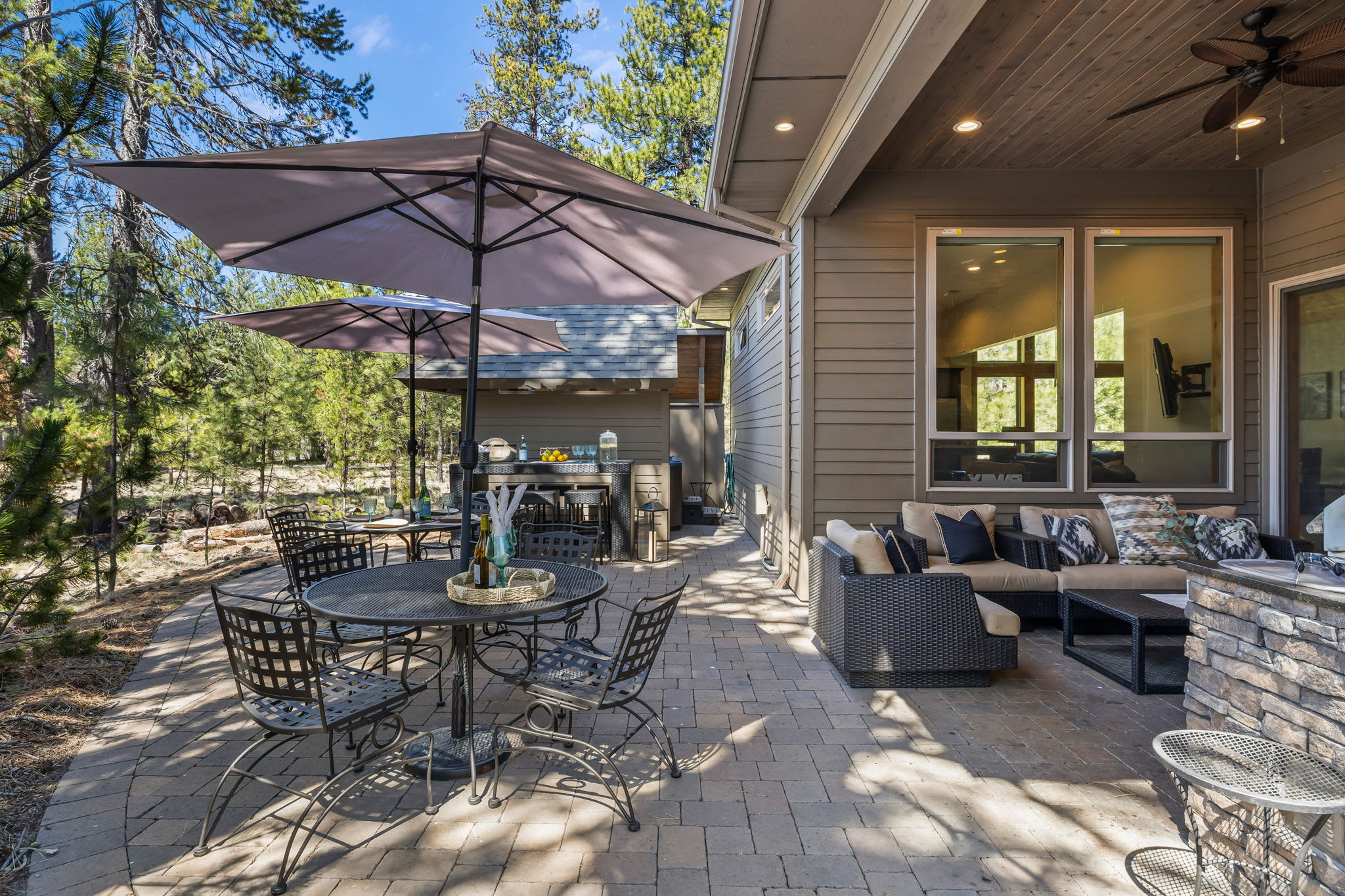 Luxury Sunriver Home w/ Bar, Hot Tub, 8 Bed 9 bath | Sunriver | Central ...