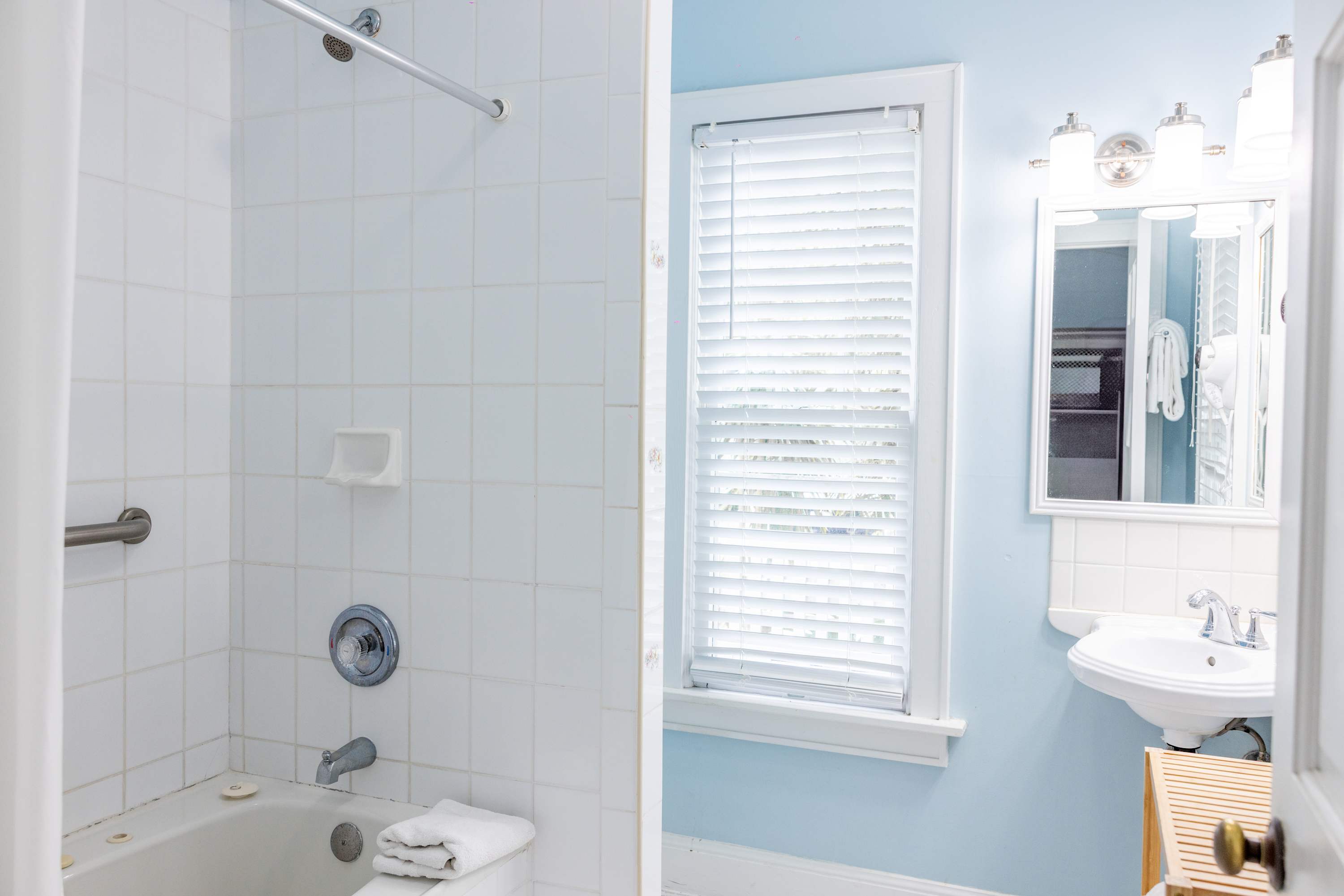 King Bed + Sleeper Sofa & Balcony -James House | Key West | Curry ...