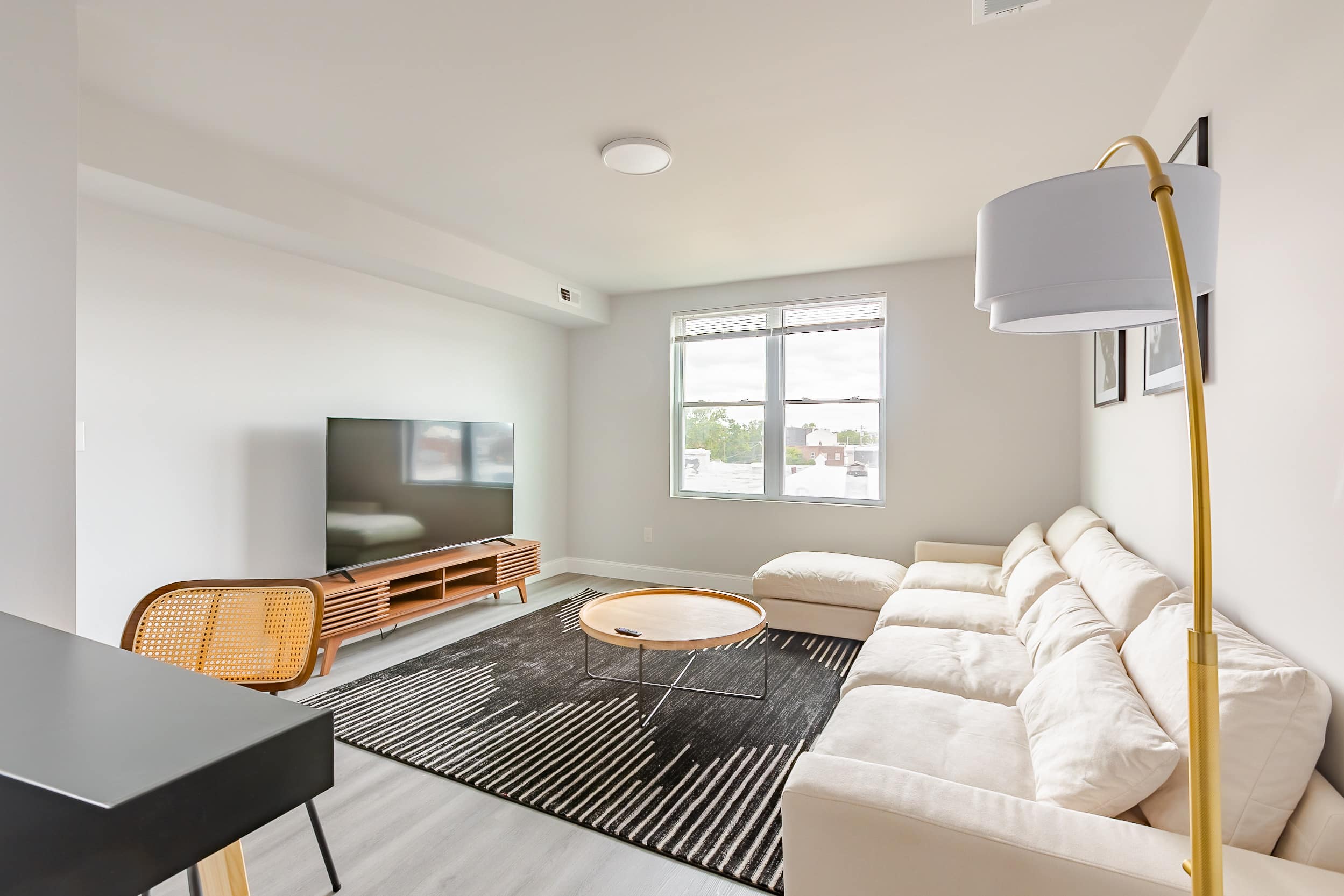 Stylish Apartment With Culinary Delights - Chic Urban Retreat - Philadelphia, PA