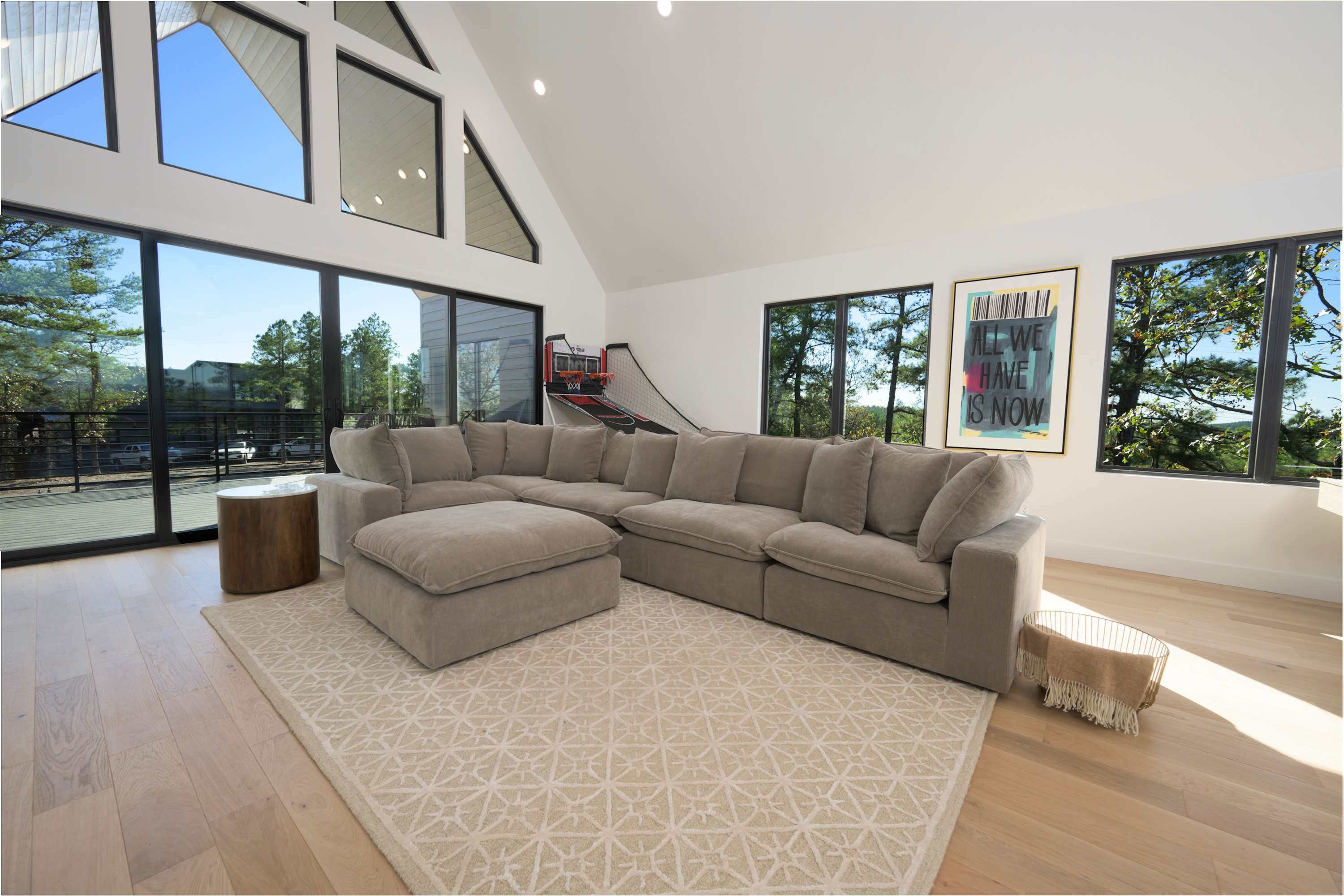 Pets | Fire Pit | Hot Tub | Sleeps 20 | Broken Bow | Mountain Fork ...