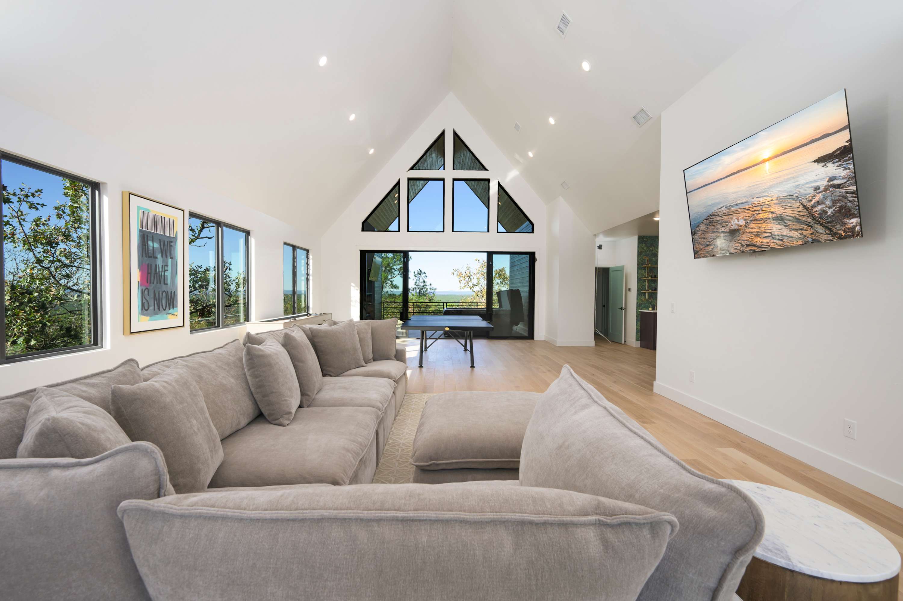 Pets | Fire Pit | Hot Tub | Sleeps 20 | Broken Bow | Mountain Fork ...