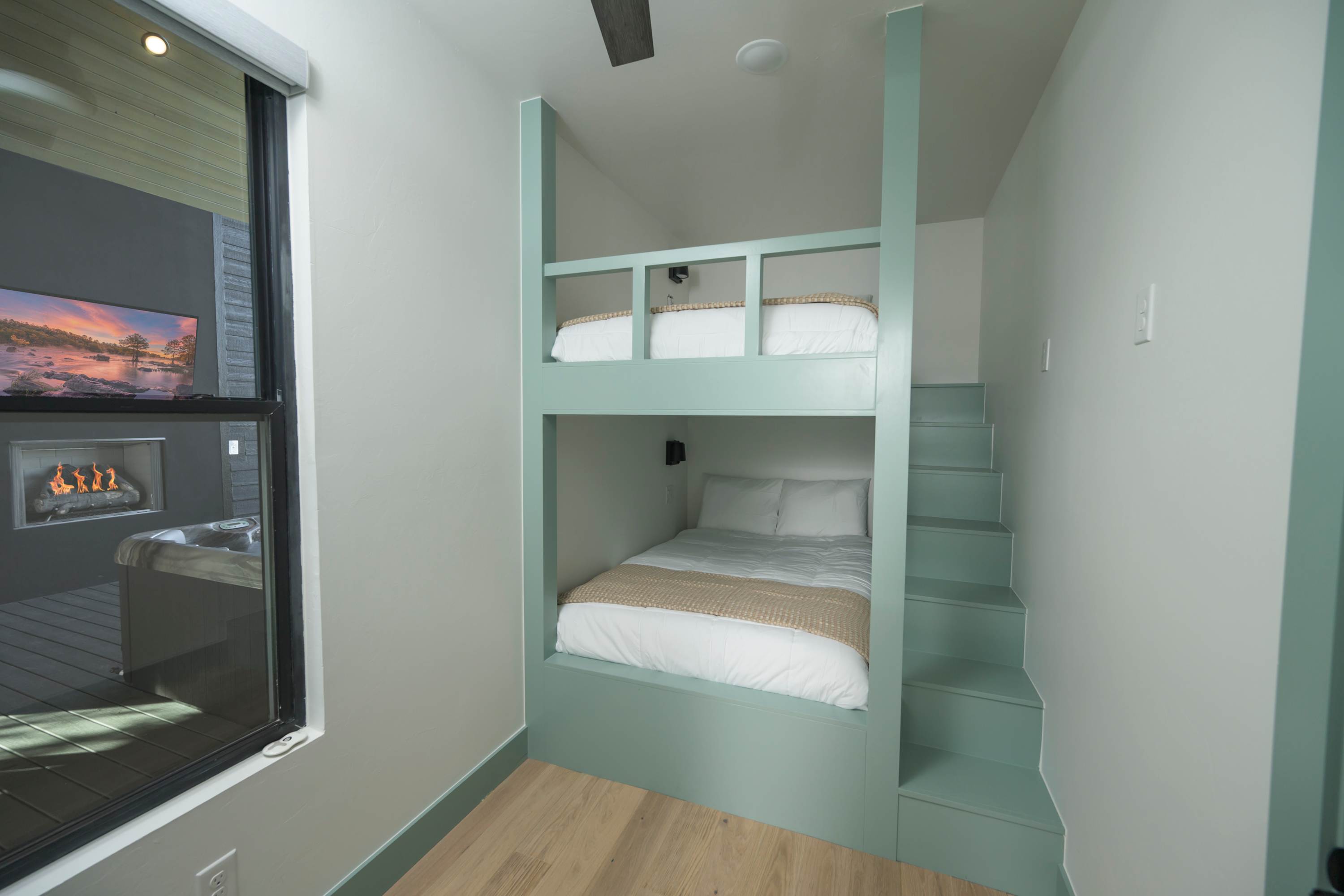 Pets | Fire Pit | Hot Tub | Sleeps 20 | Broken Bow | Mountain Fork ...