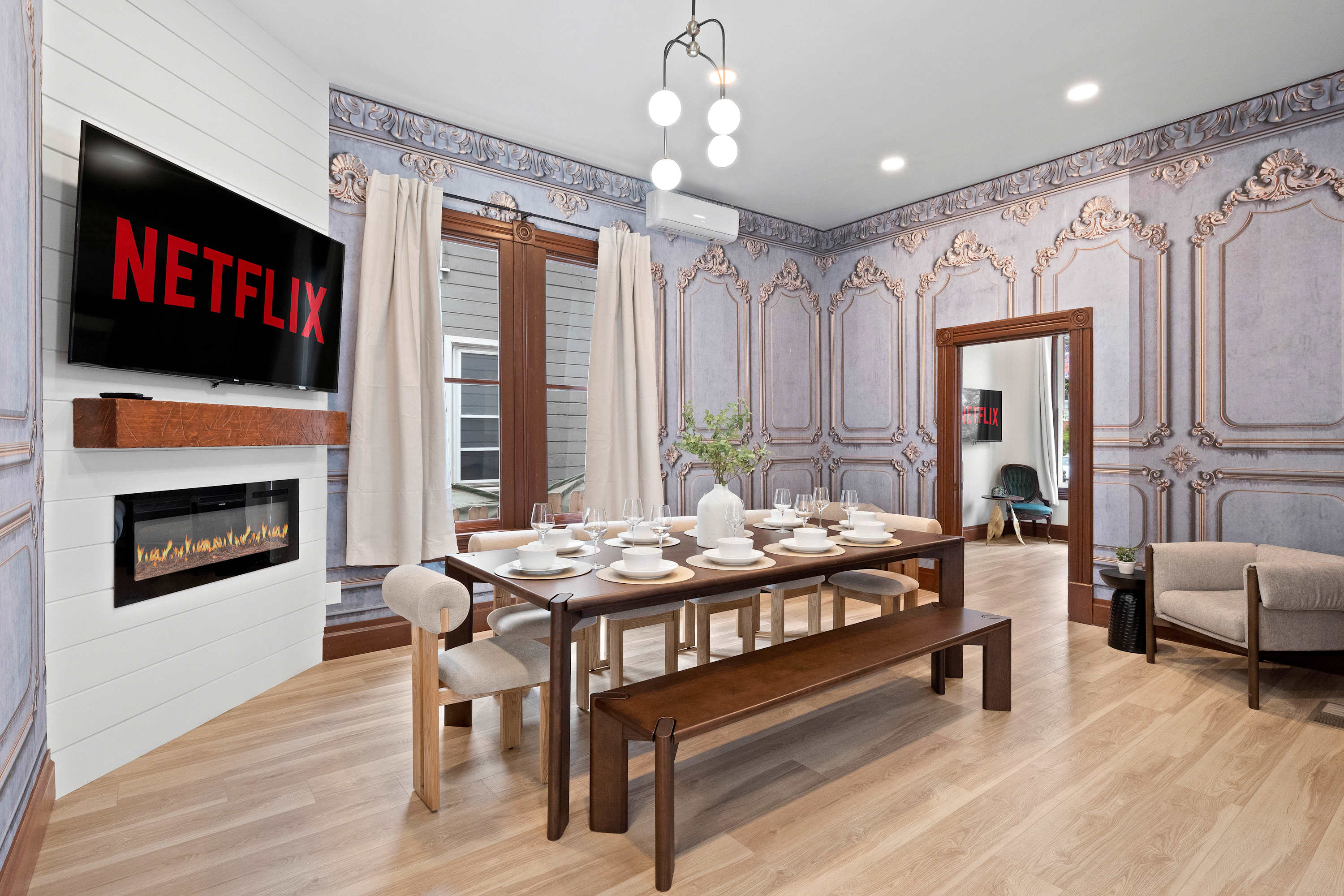 Stylish Mansion With Hot Tub And Arcade - Elegant Retreat - San Diego, CA