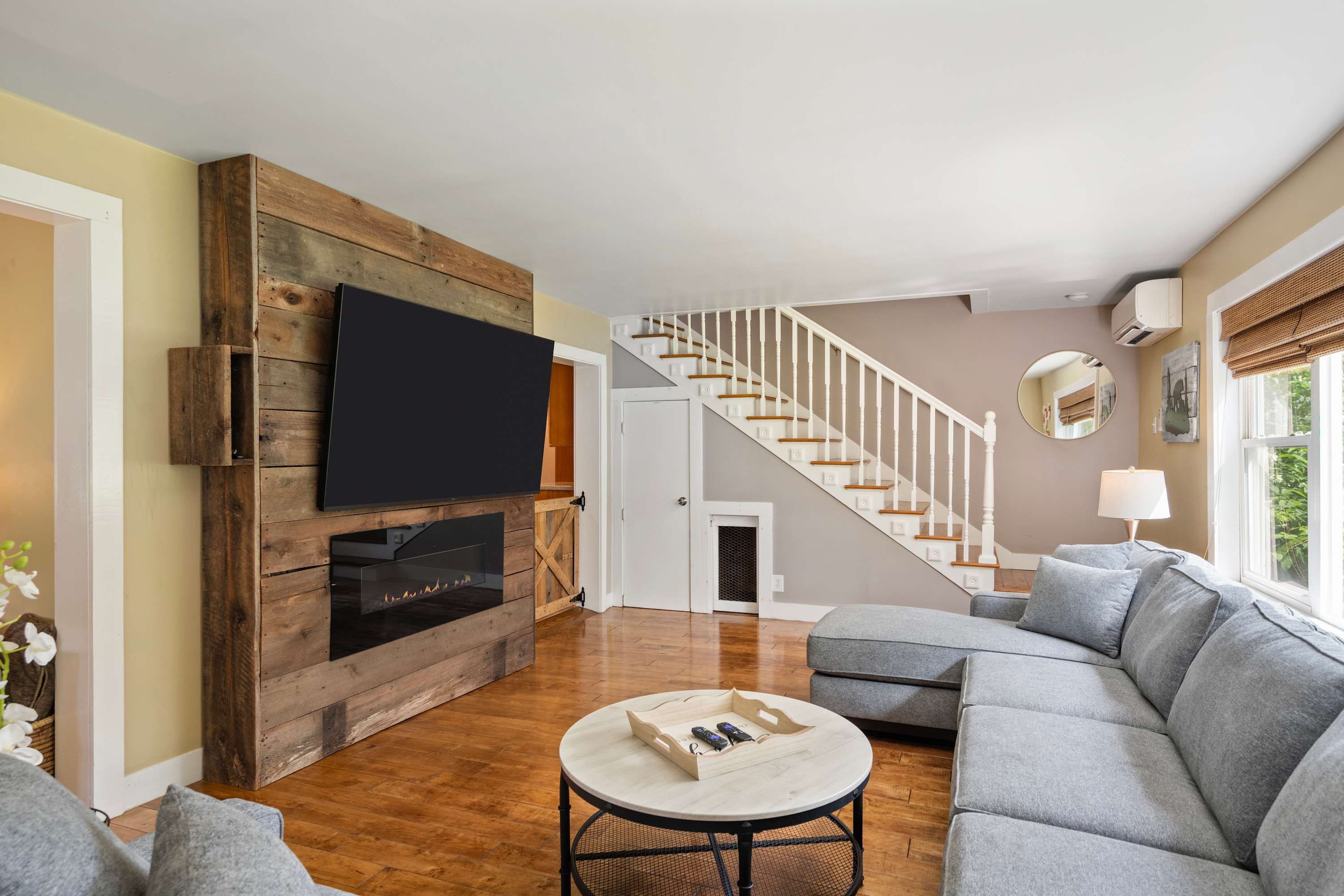 Spacious Family Retreat, Two Living Rooms, Hot Tub - State of New York