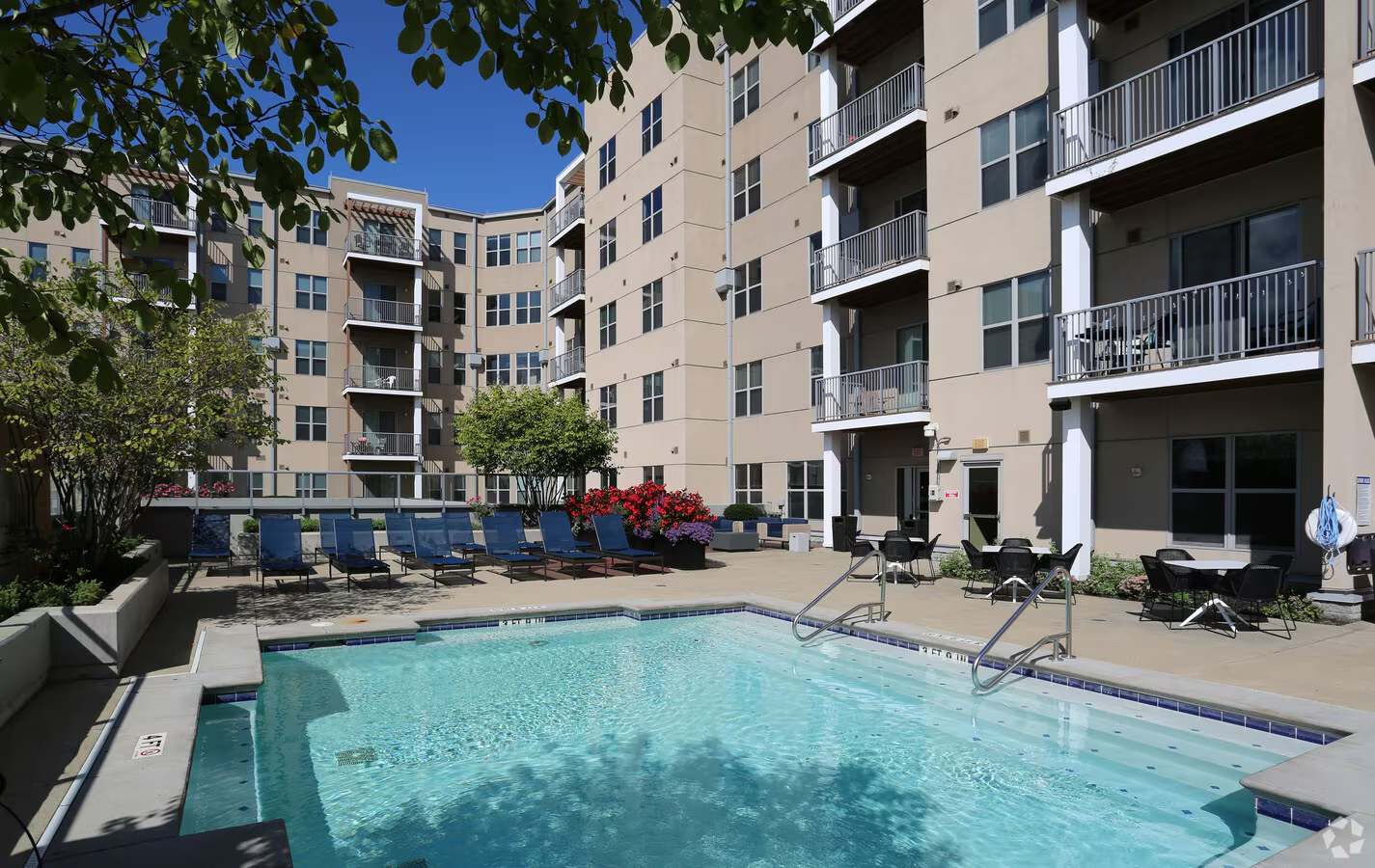 Two Stylish 4br/4ba Cozysuites At The Banks - Cincinnati, OH