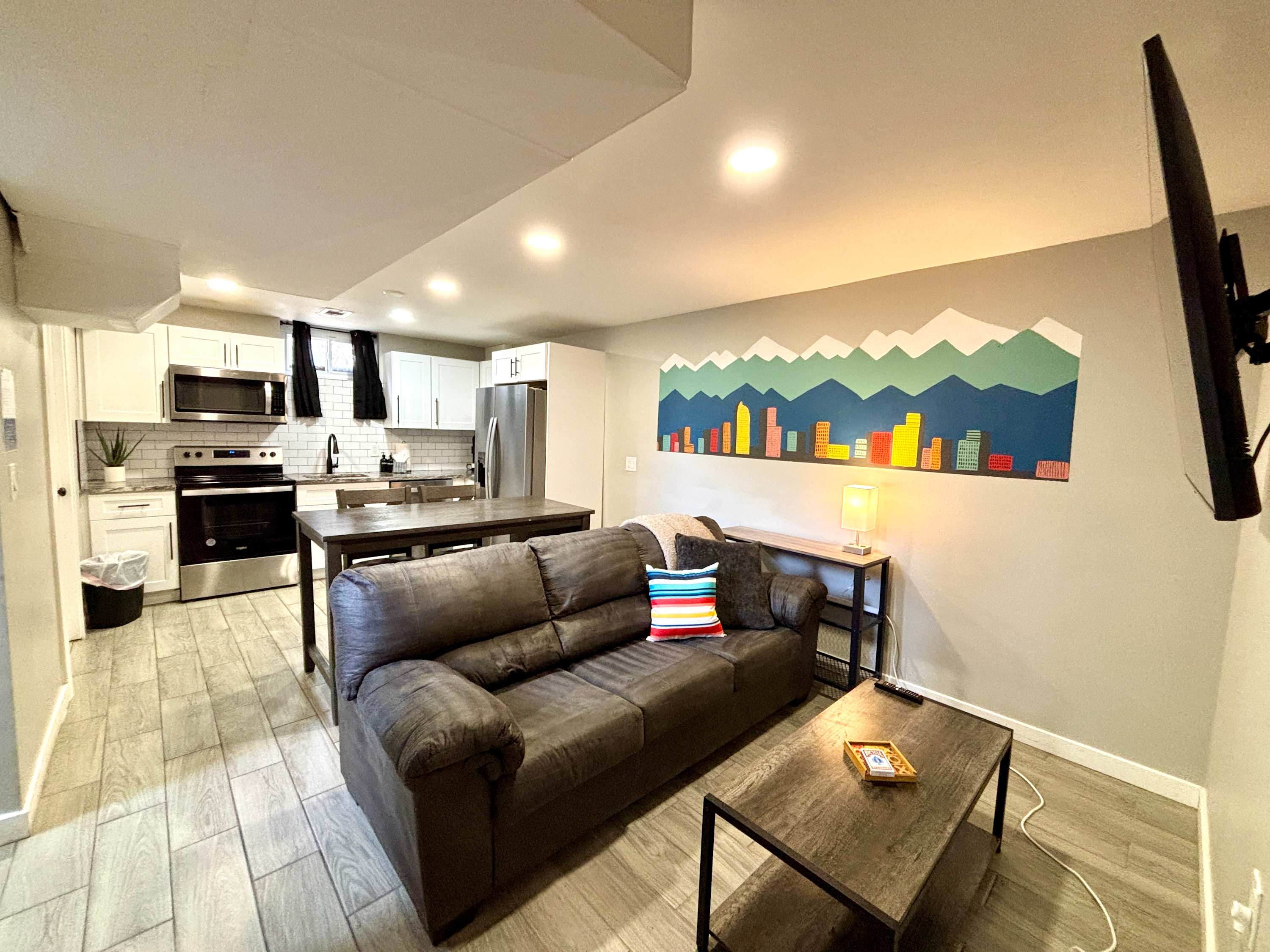 Spacious Backyard And Full Kitchen - Charming Family Haven - Westminster, CO