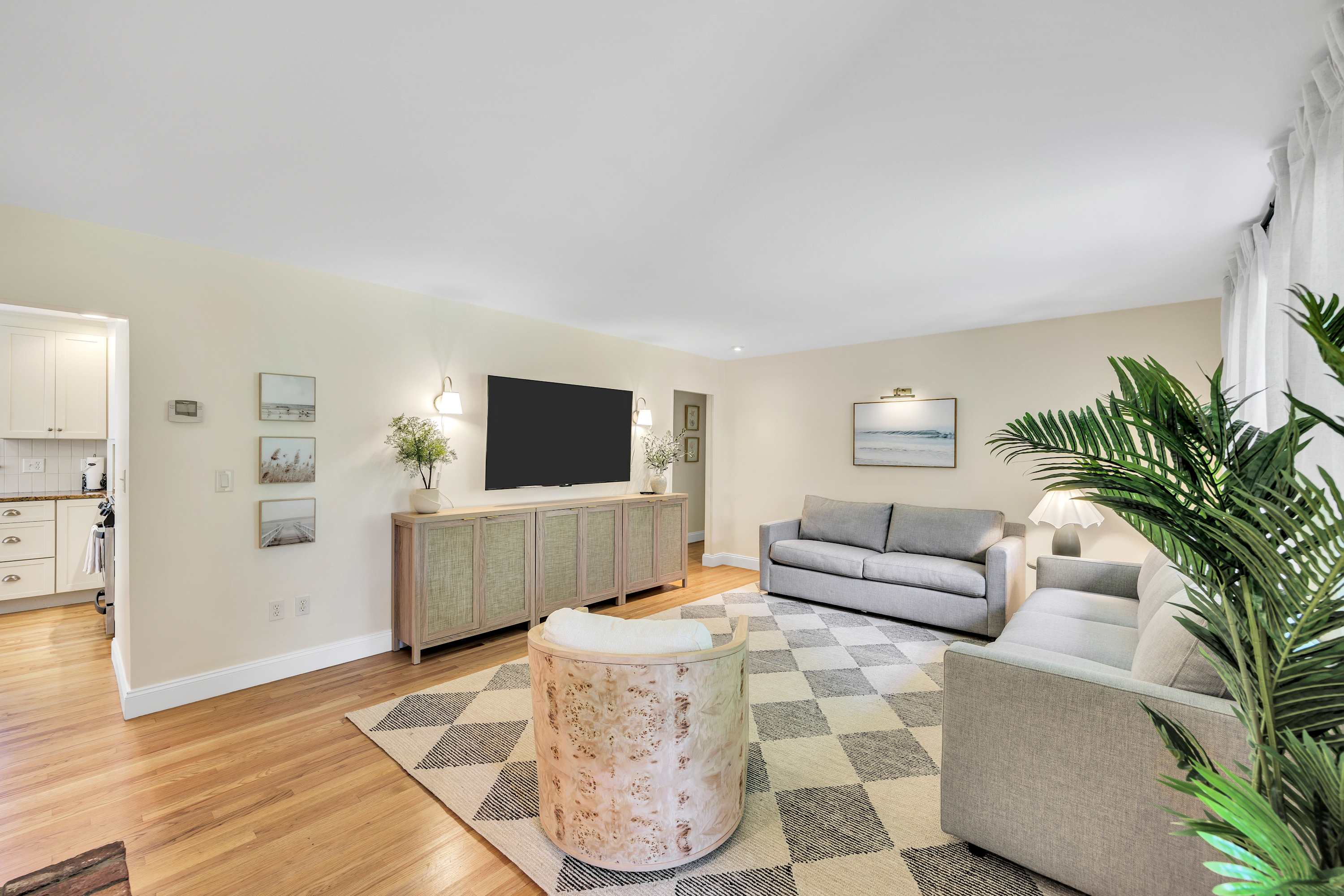 Charming Getaway With Patio And Garden Views - Inviting Coastal Retreat - Falmouth, MA