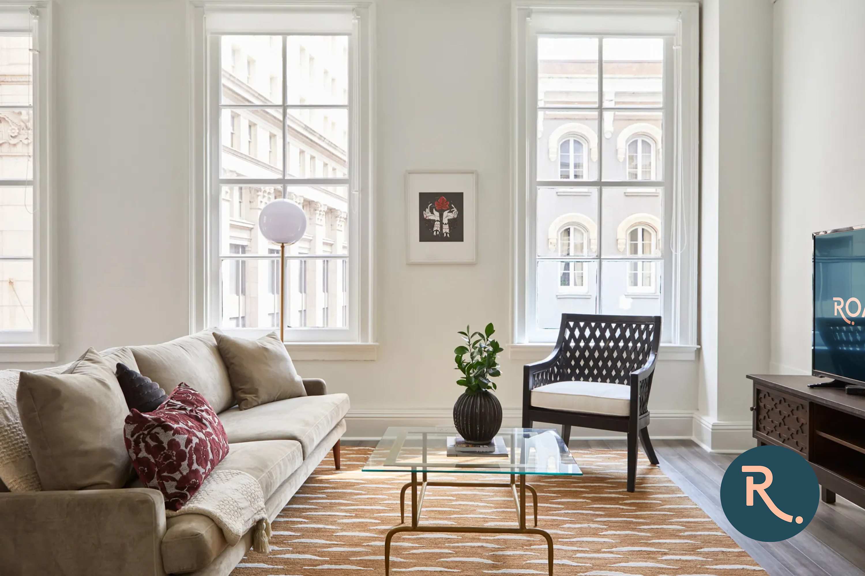 Elegant Urban Haven - Timeless Architecture And Modern Comfort - Mardi Gras New Orleans