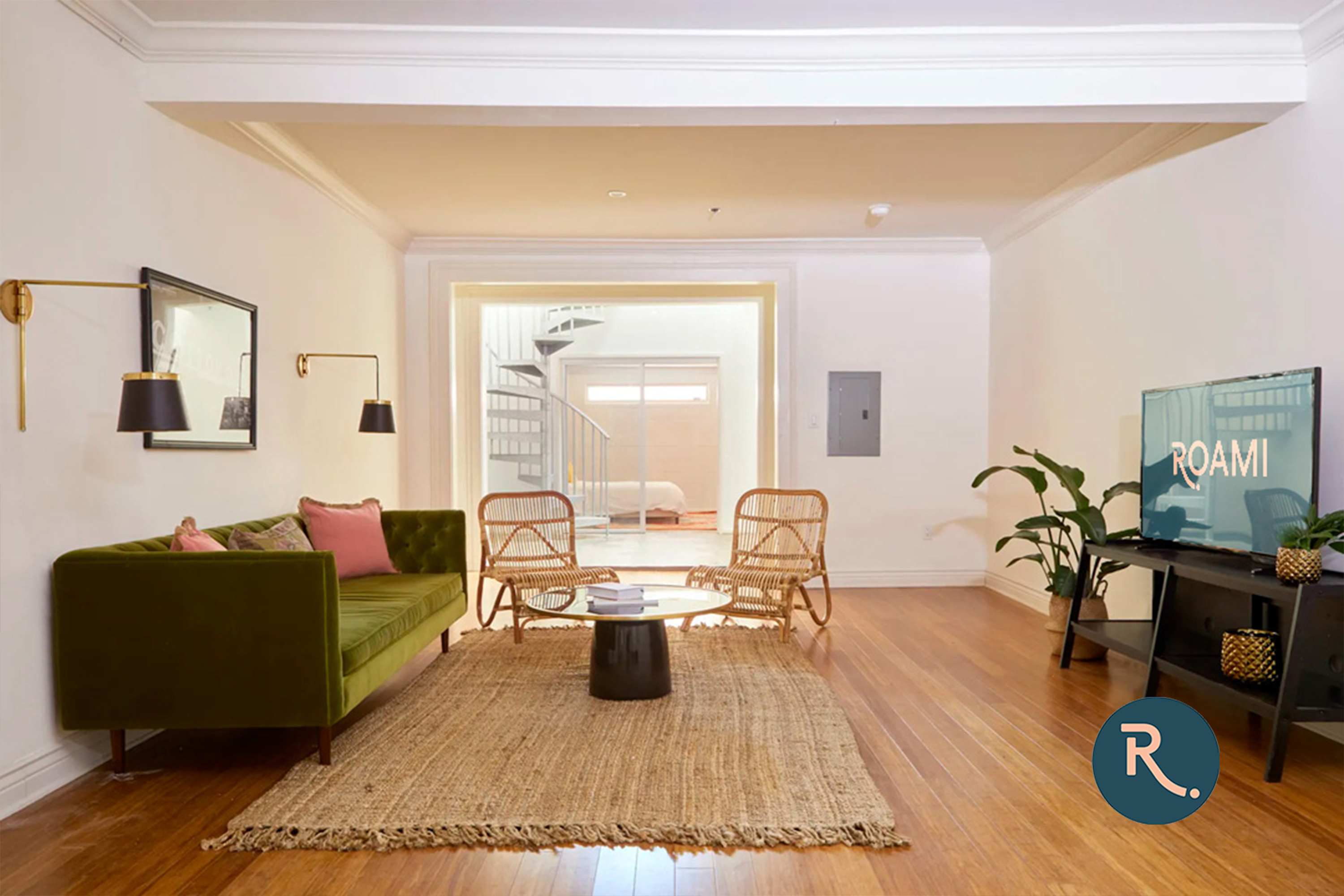 Charming Escape With Outdoor Pool And Modern Amenities - Delightful Haven - New Orleans, LA