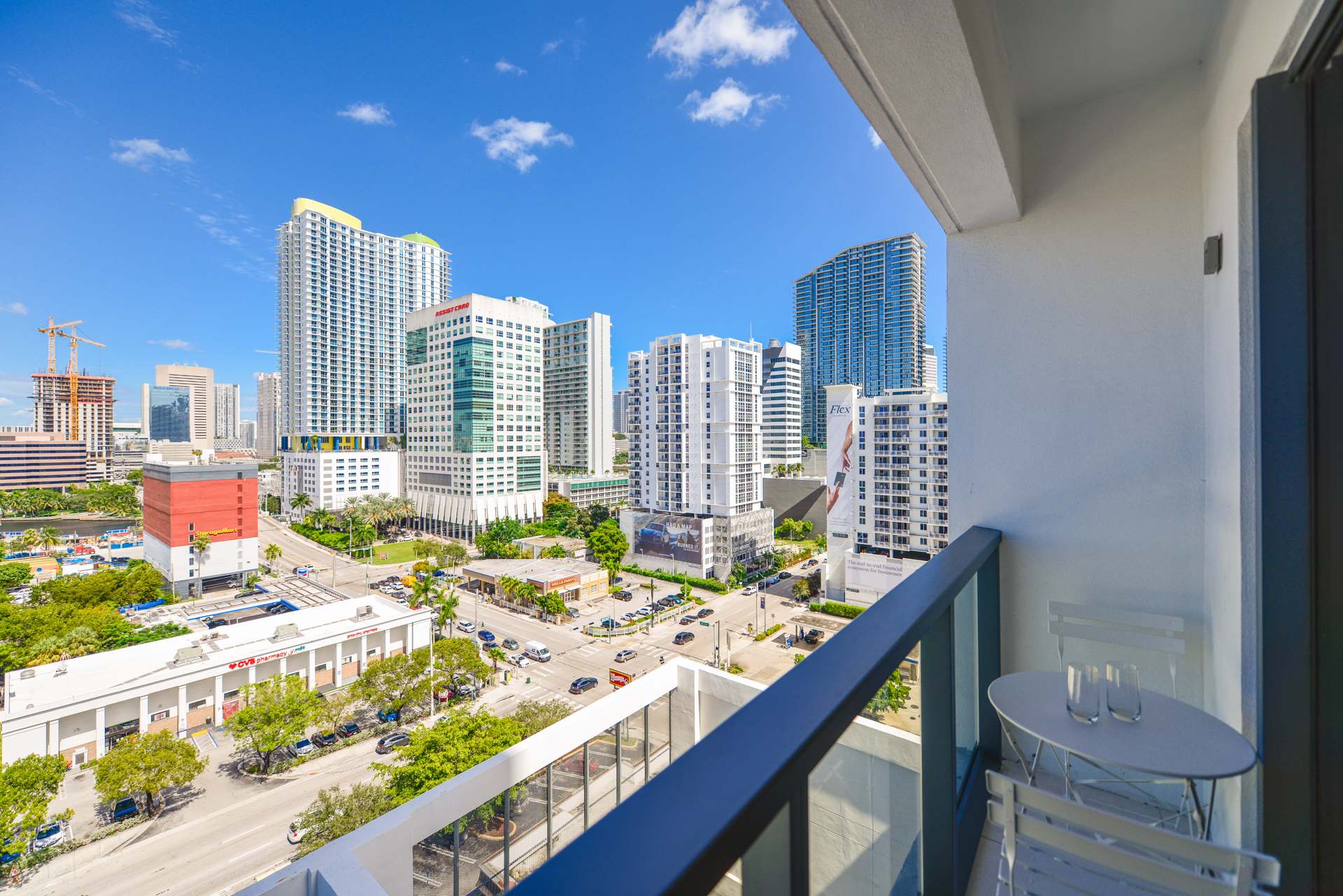 Stunning Skyline Views And Resort-style Pool - Modern Urban Oasis - Miami, FL