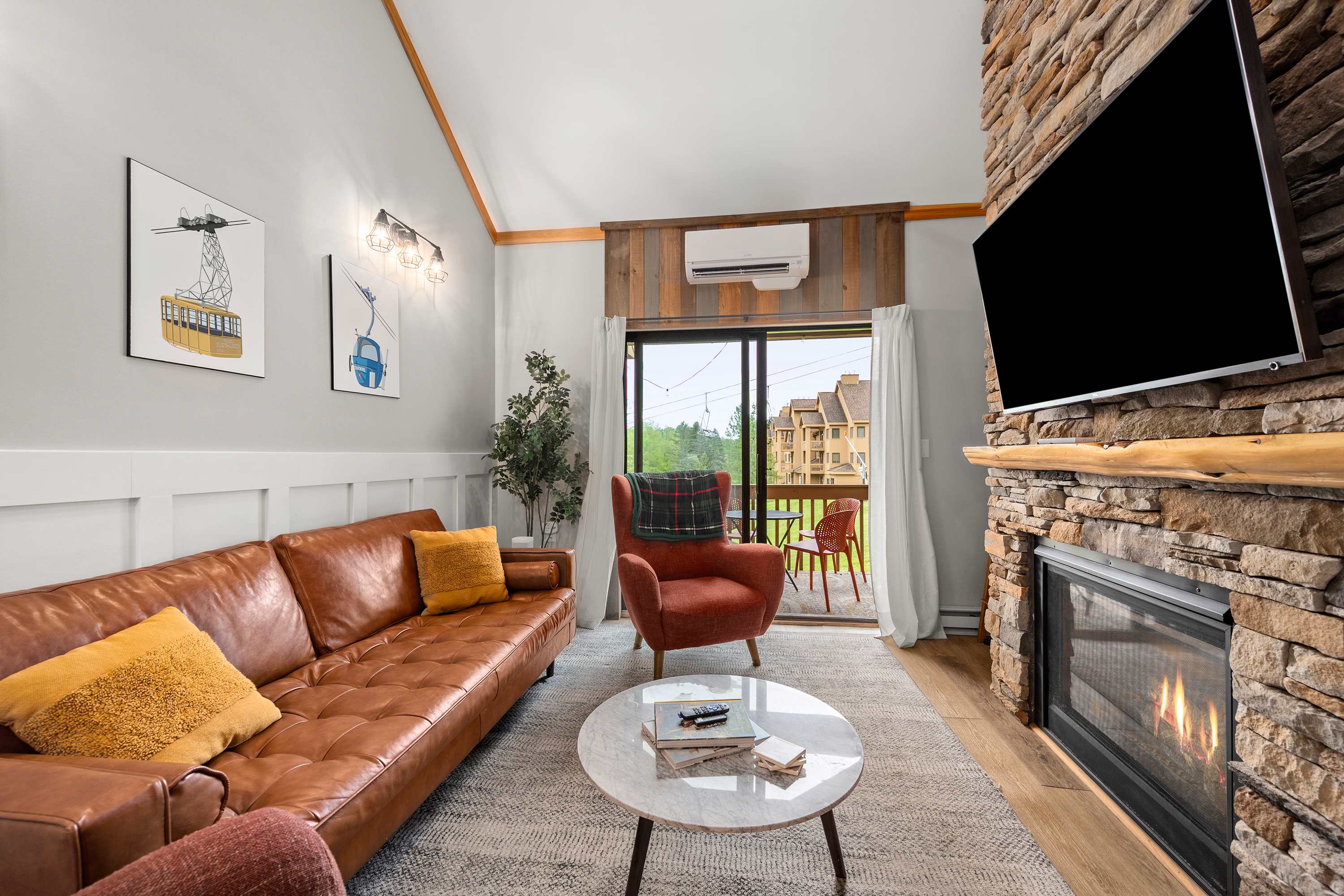 Snowpine Condo, Sleeps 8, A/c, Fireplace - State of New York
