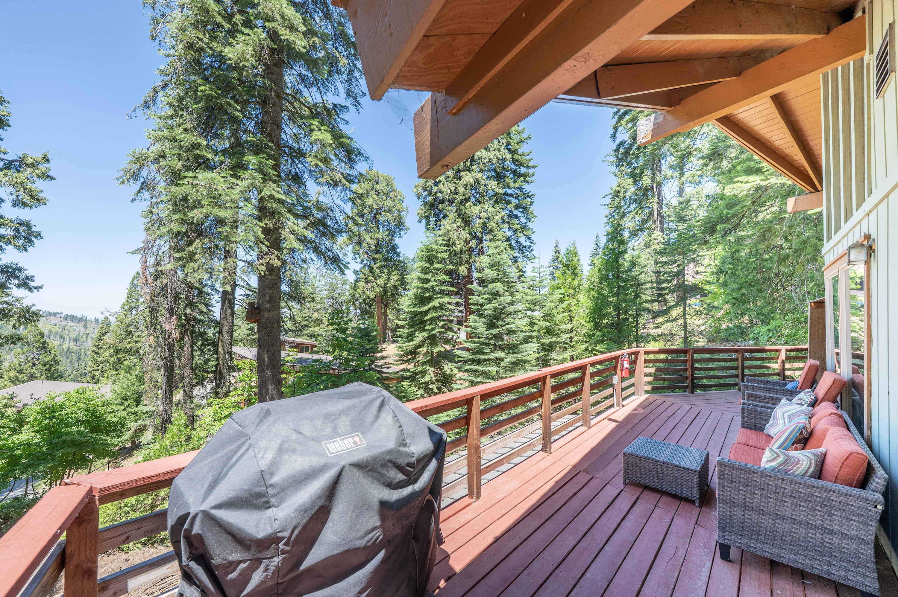 Cub's cabin Family house inside the gates of Yosemite Park ...