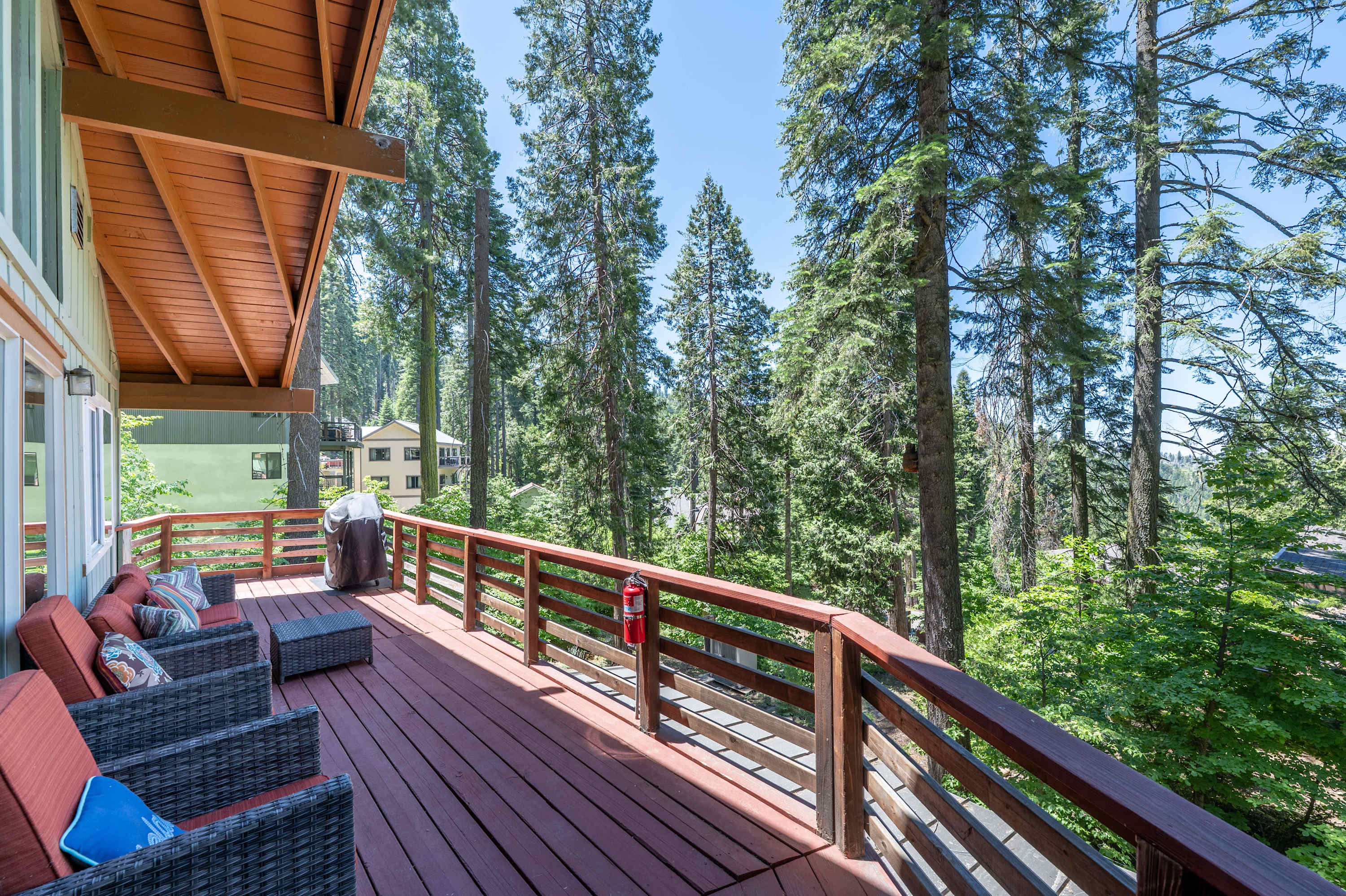 Cub's cabin Family house inside the gates of Yosemite Park ...