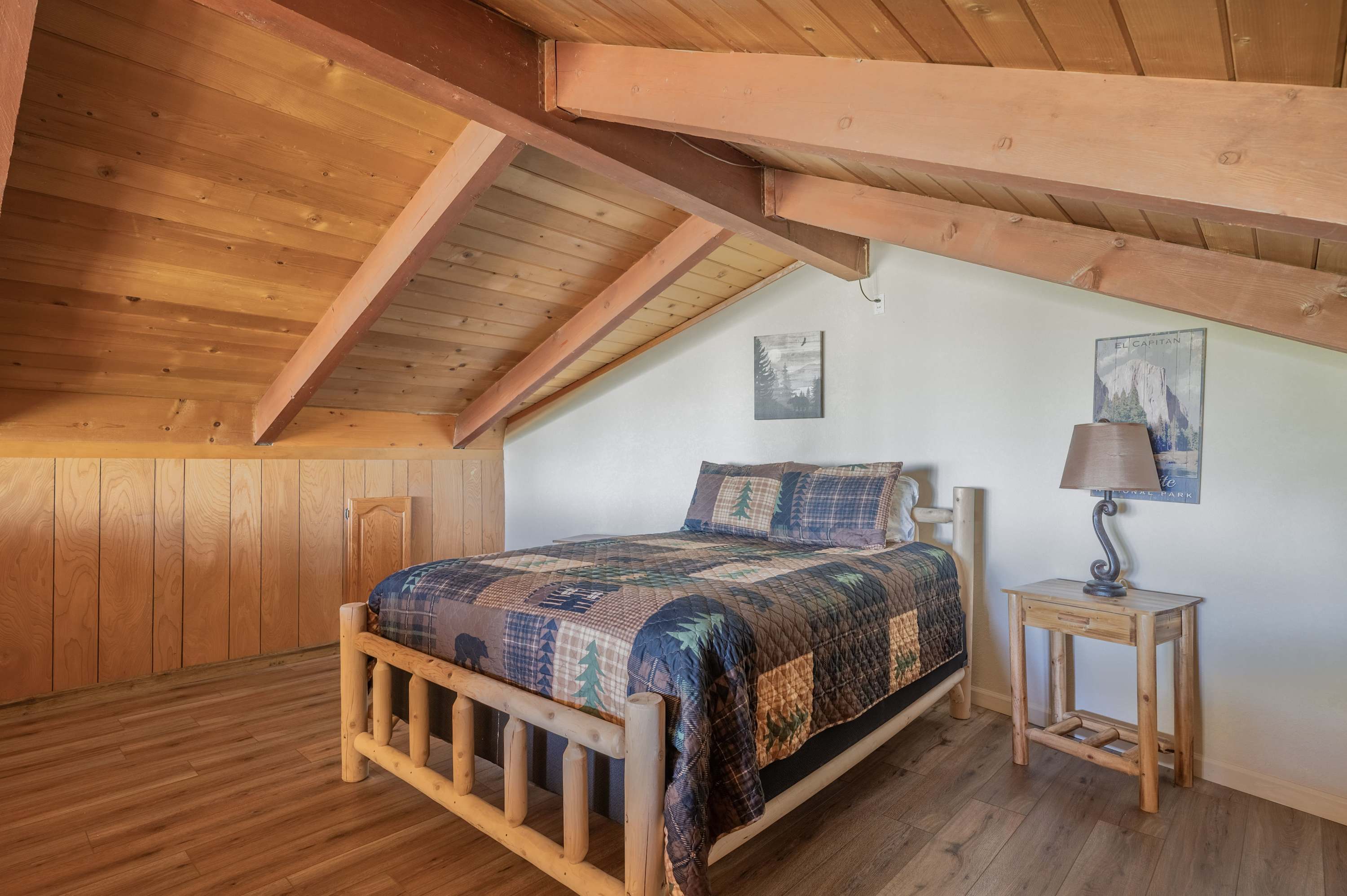 Cub's cabin Family house inside the gates of Yosemite Park ...