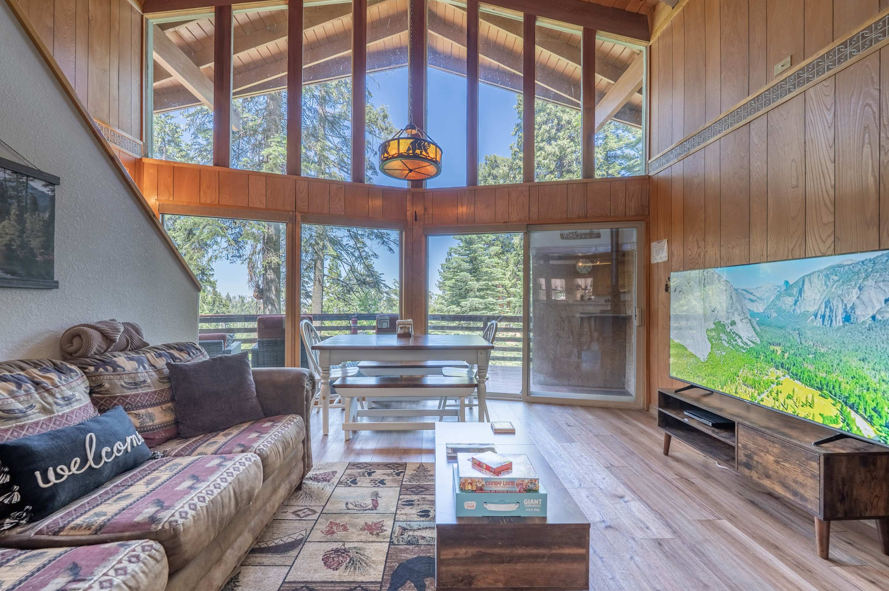 Cub's cabin Family house inside the gates of Yosemite Park ...