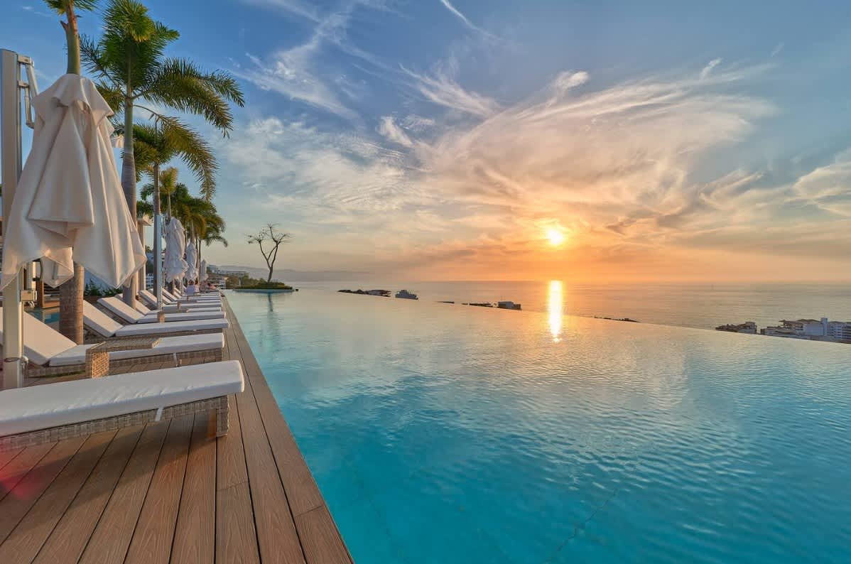 SOHO PV Stunning Views, Luxury Heated Rooftop Pool | Puerto Vallarta ...