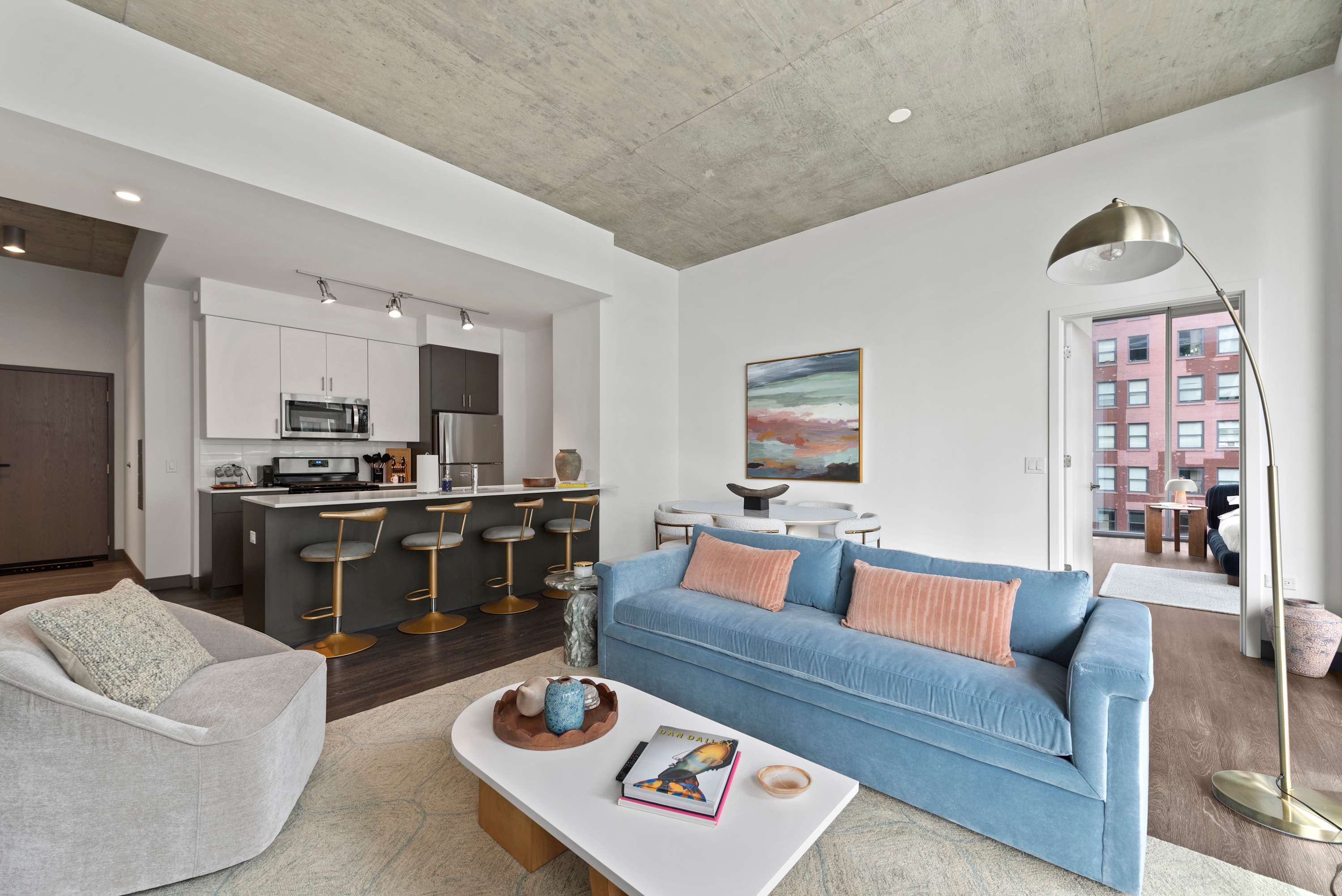 Elevated 2br Retreat + Balcony With Bean Views - Chicago, IL