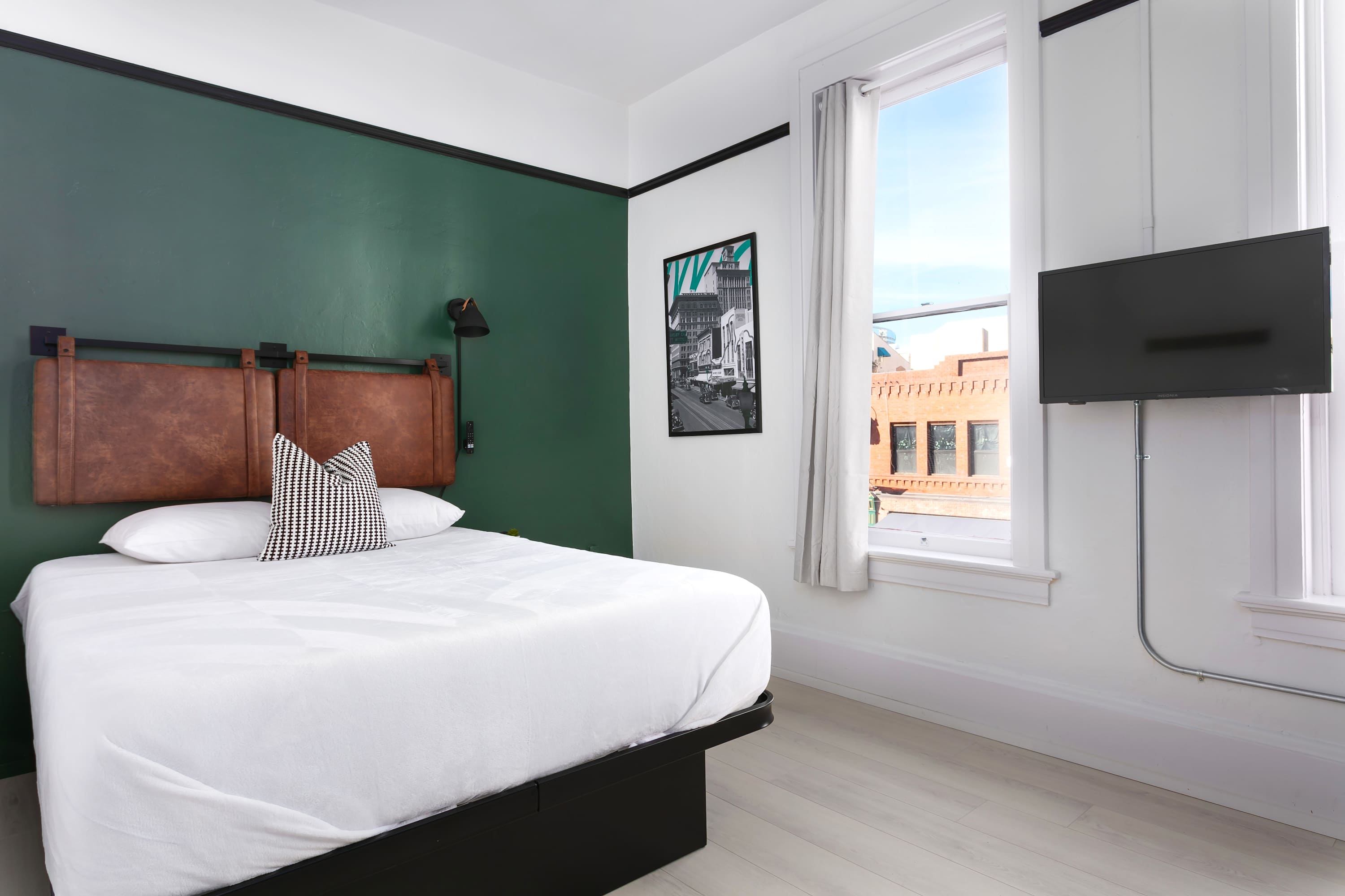 Charming Studio With Kitchenette And Smart Access - Cozy Urban Retreat - Coronado, CA