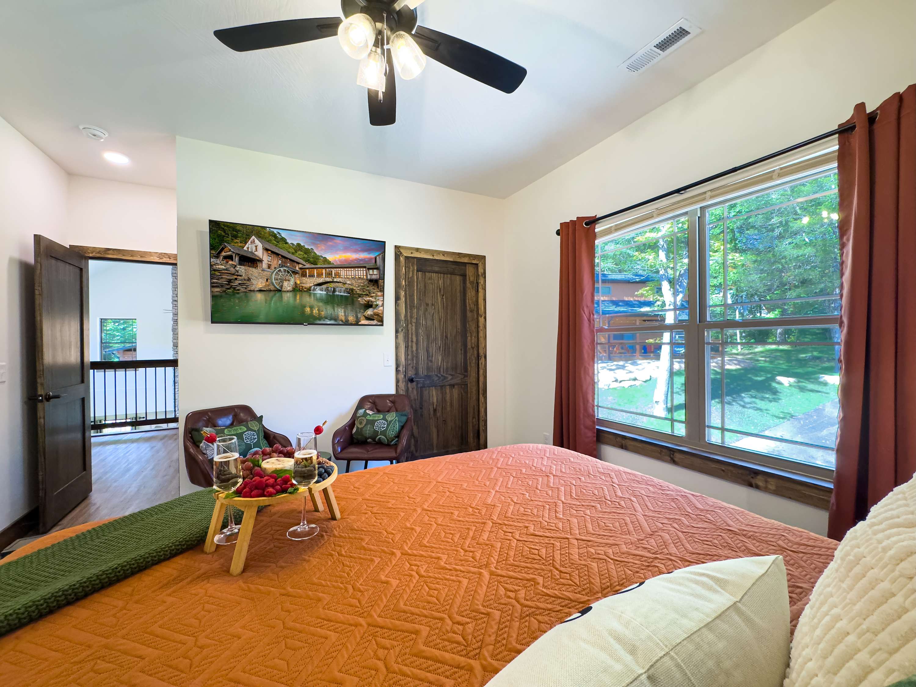 Close to Thunder Ridge, Luxury Cabin, Pools | Hollister | Aha Properties